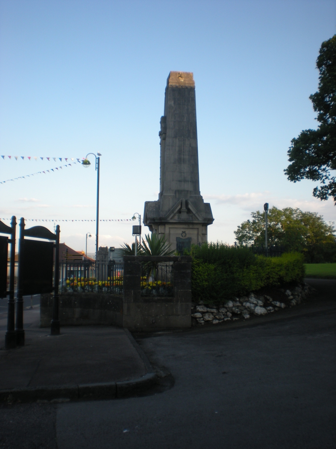 Dunoon Cenotaph WW1 and WW2