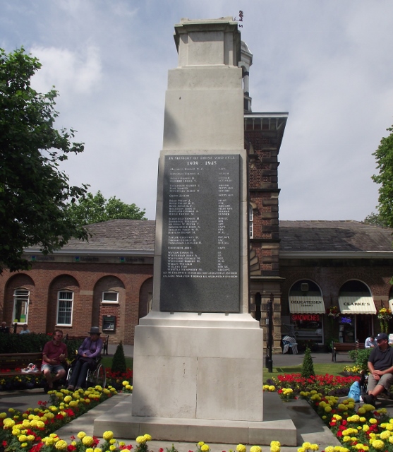 Lytham War Memorial - War Memorials Online