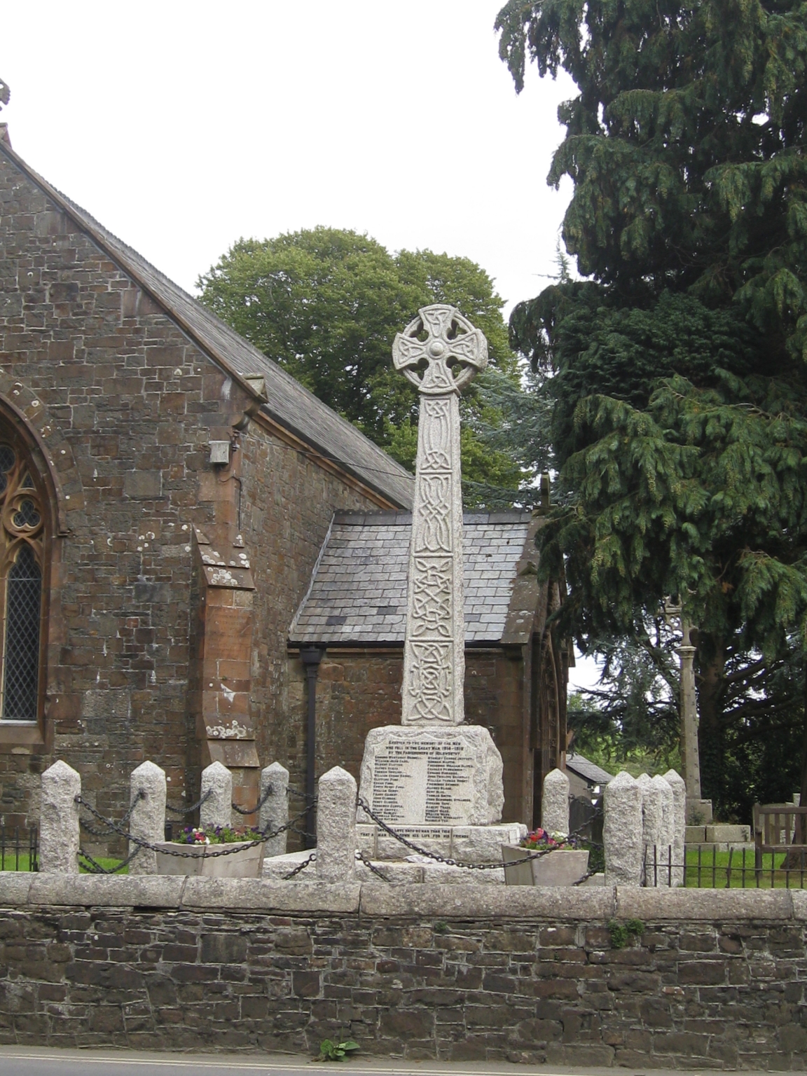 HOLSWORTHY - War Memorials Online