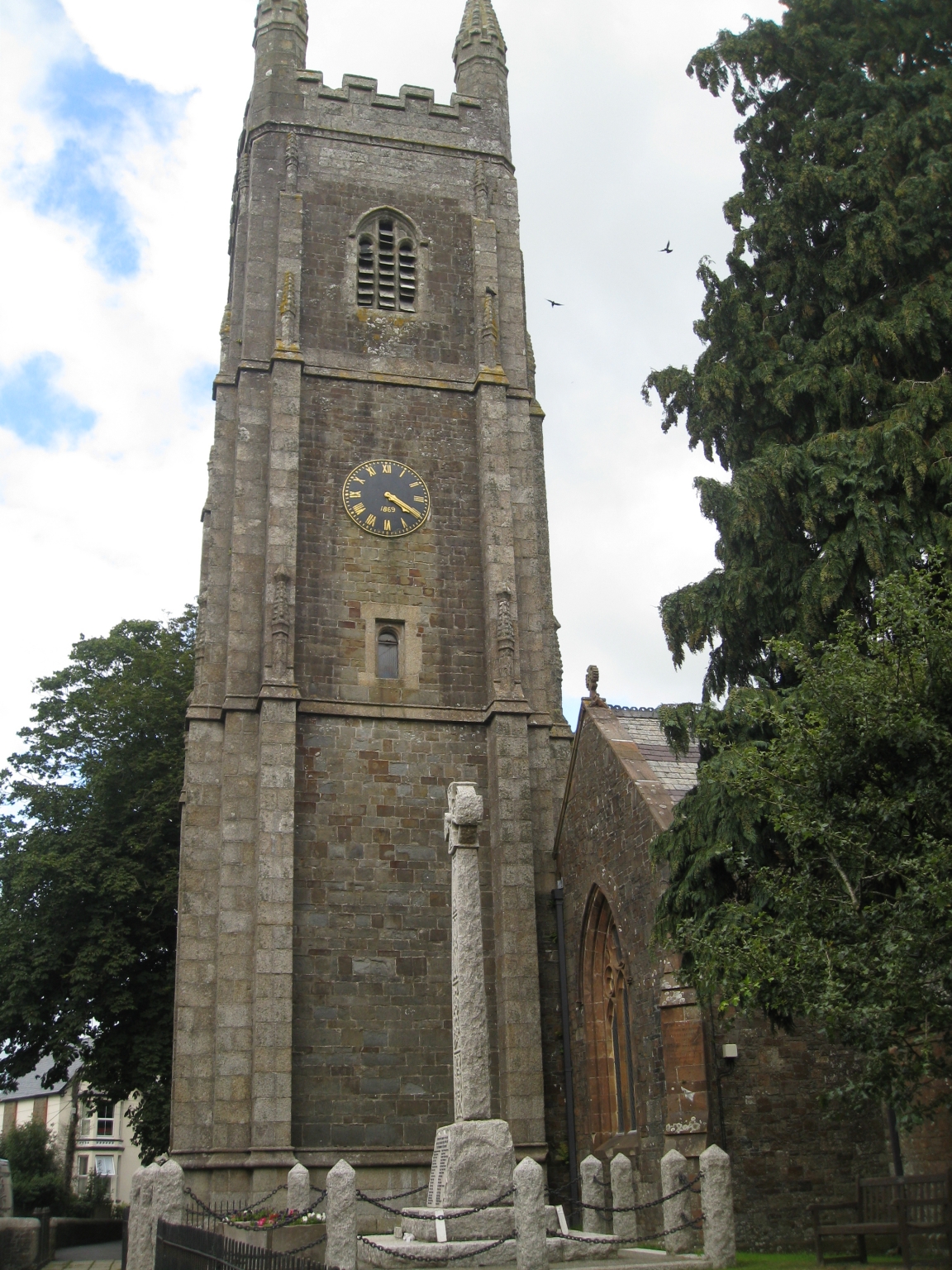 HOLSWORTHY - War Memorials Online
