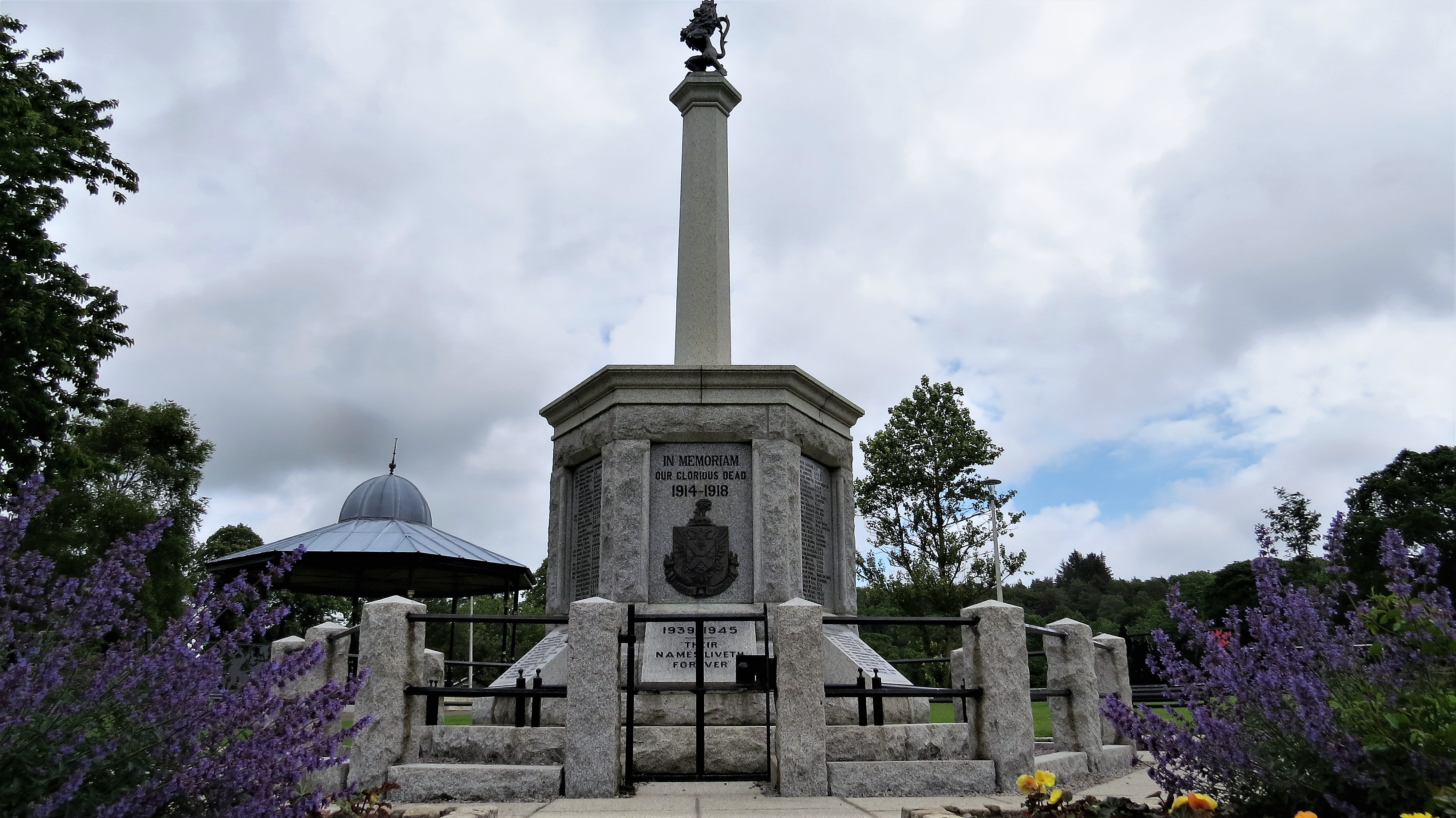 Dalbeattie - War Memorials Online