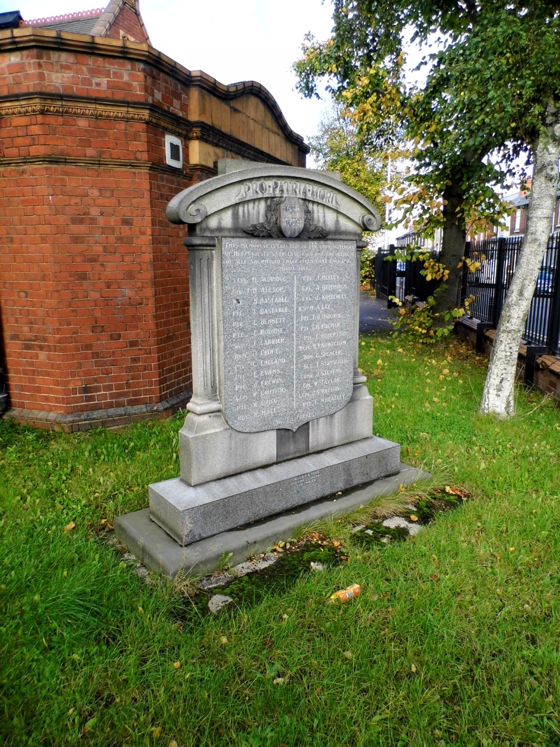Rood End Memorial - War Memorials Online