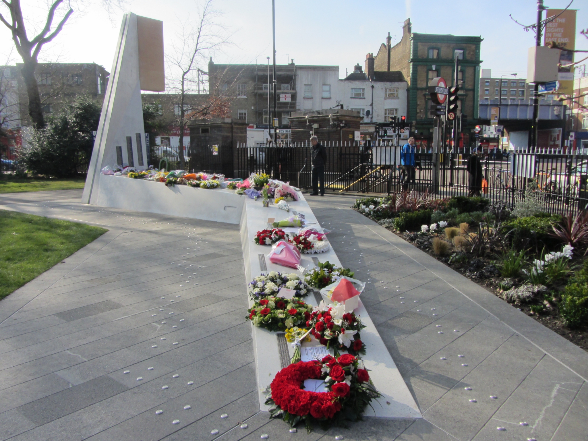 Bethnal Green tube shelter disaster Memorial - War Memorials Online