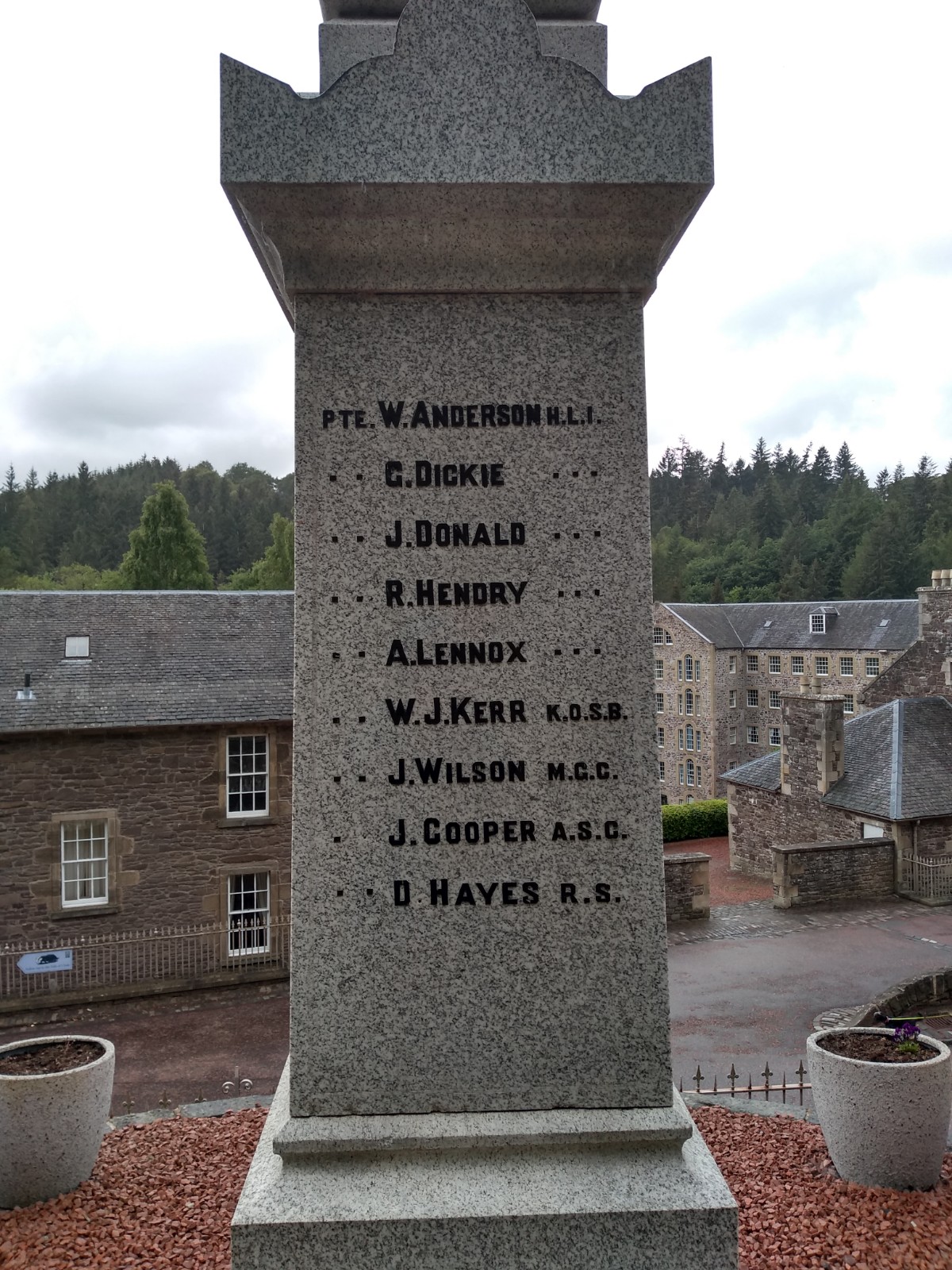NEW LANARK WAR MEMORIAL - War Memorials Online