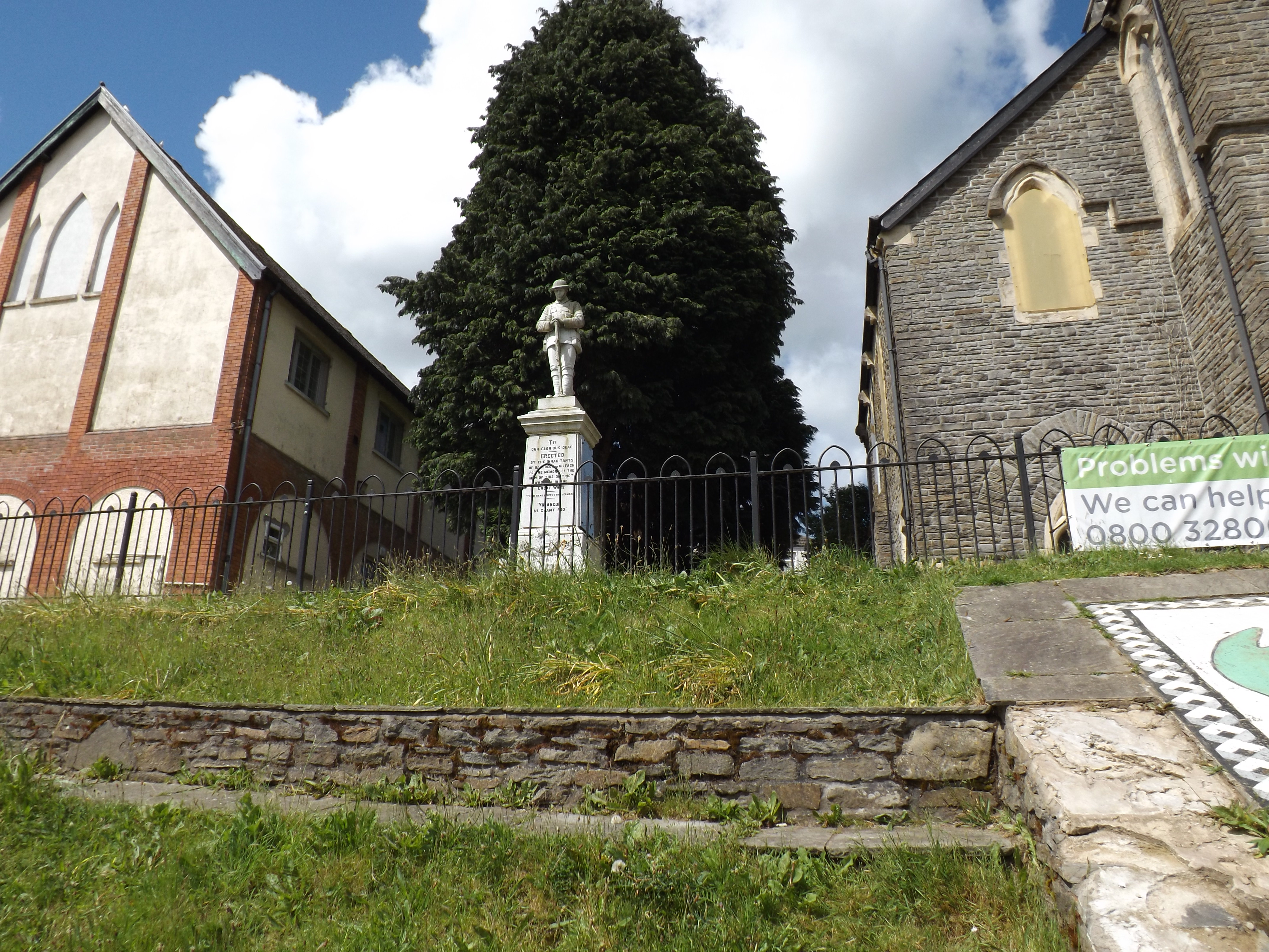 Bargoed & Gilfach - War Memorials Online
