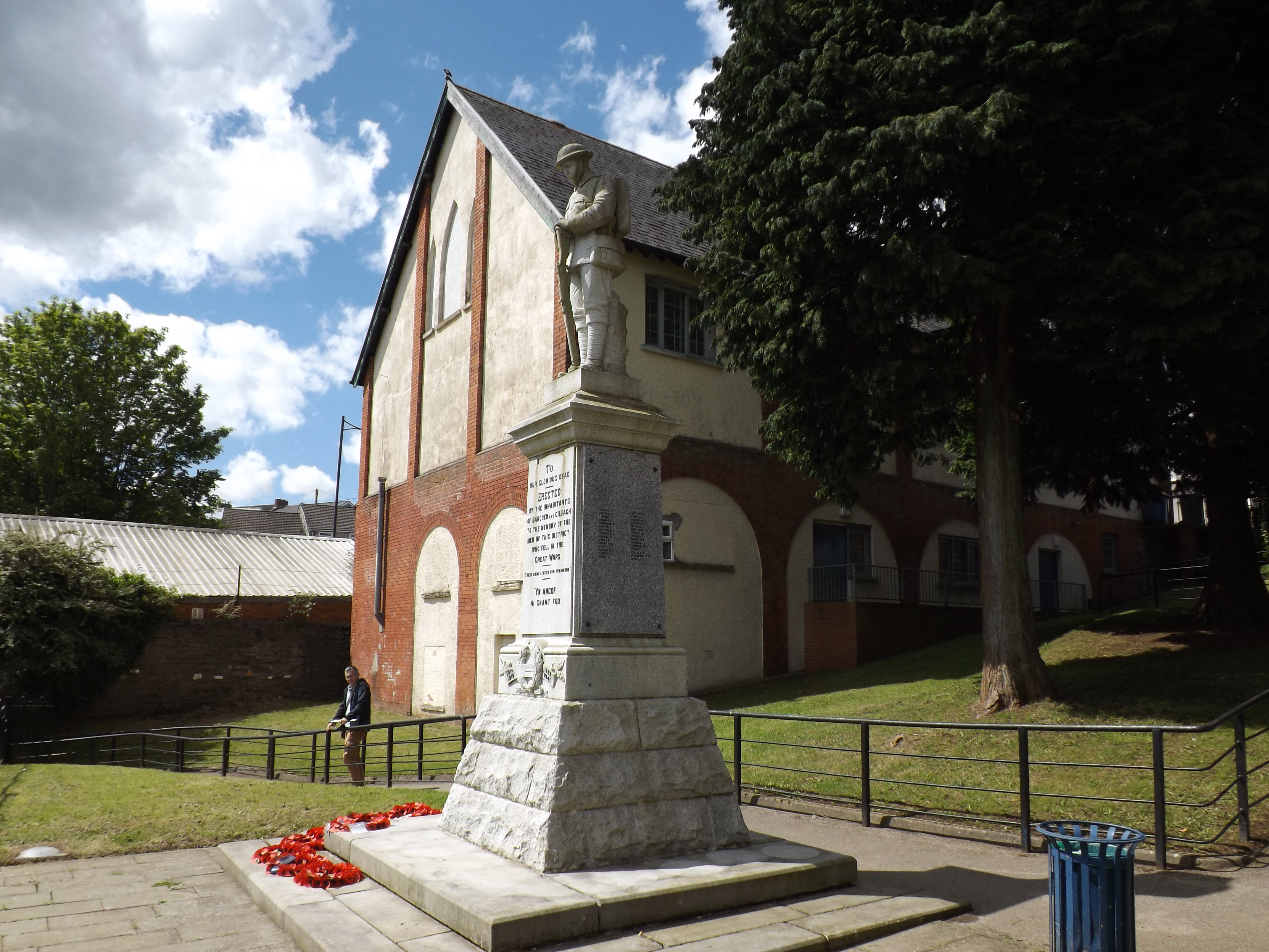 Bargoed & Gilfach - War Memorials Online