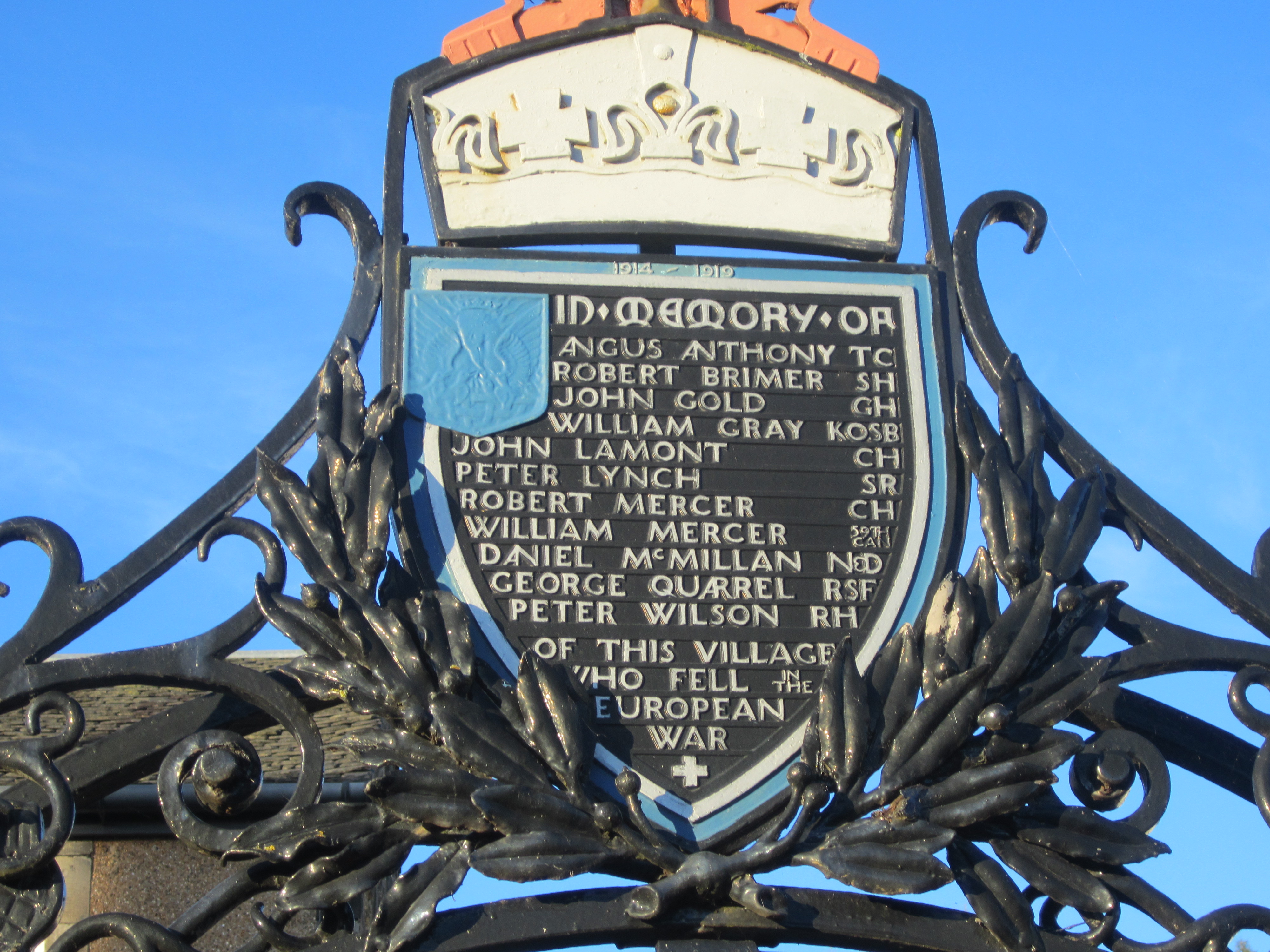 Crossford - War Memorials Online