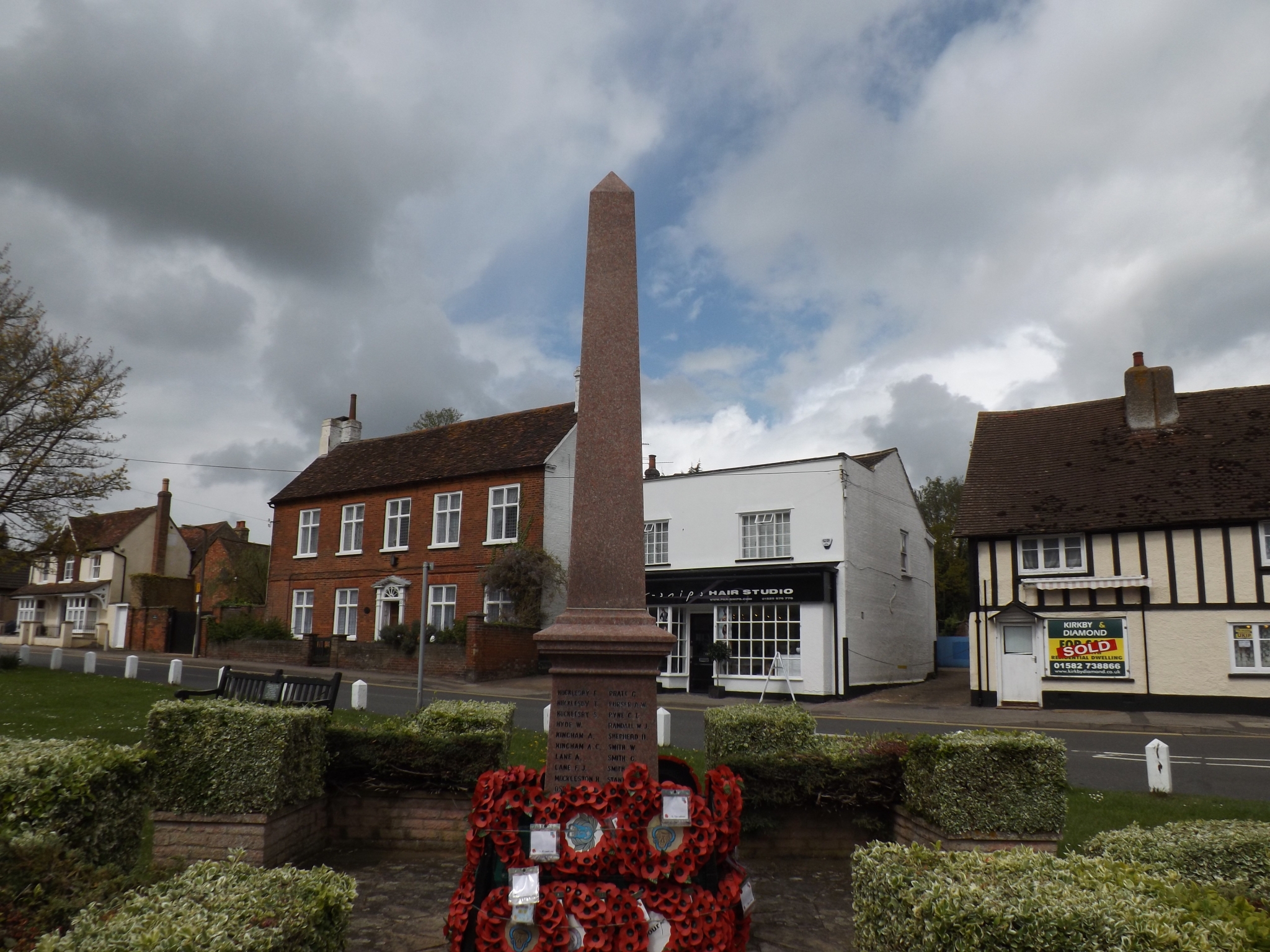 Toddington Memorial, - War Memorials Online