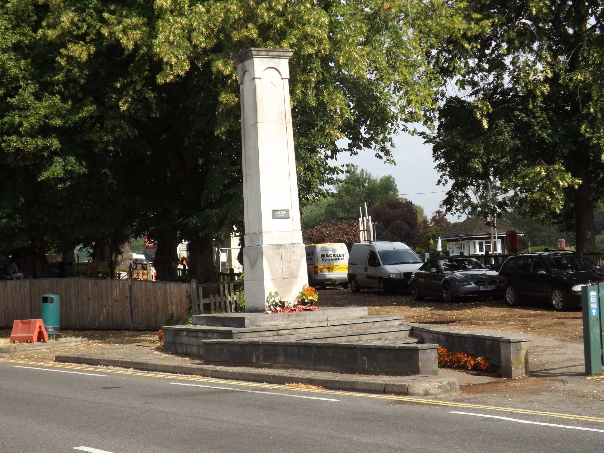 Men of East and West Molesey - War Memorials Online