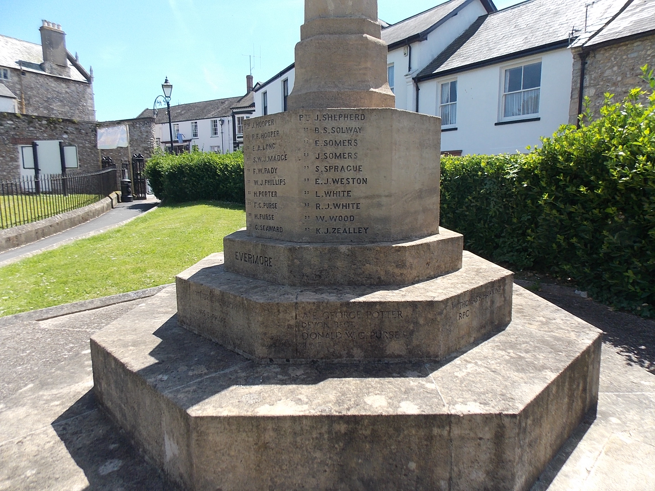 COLYTON PARISH - War Memorials Online