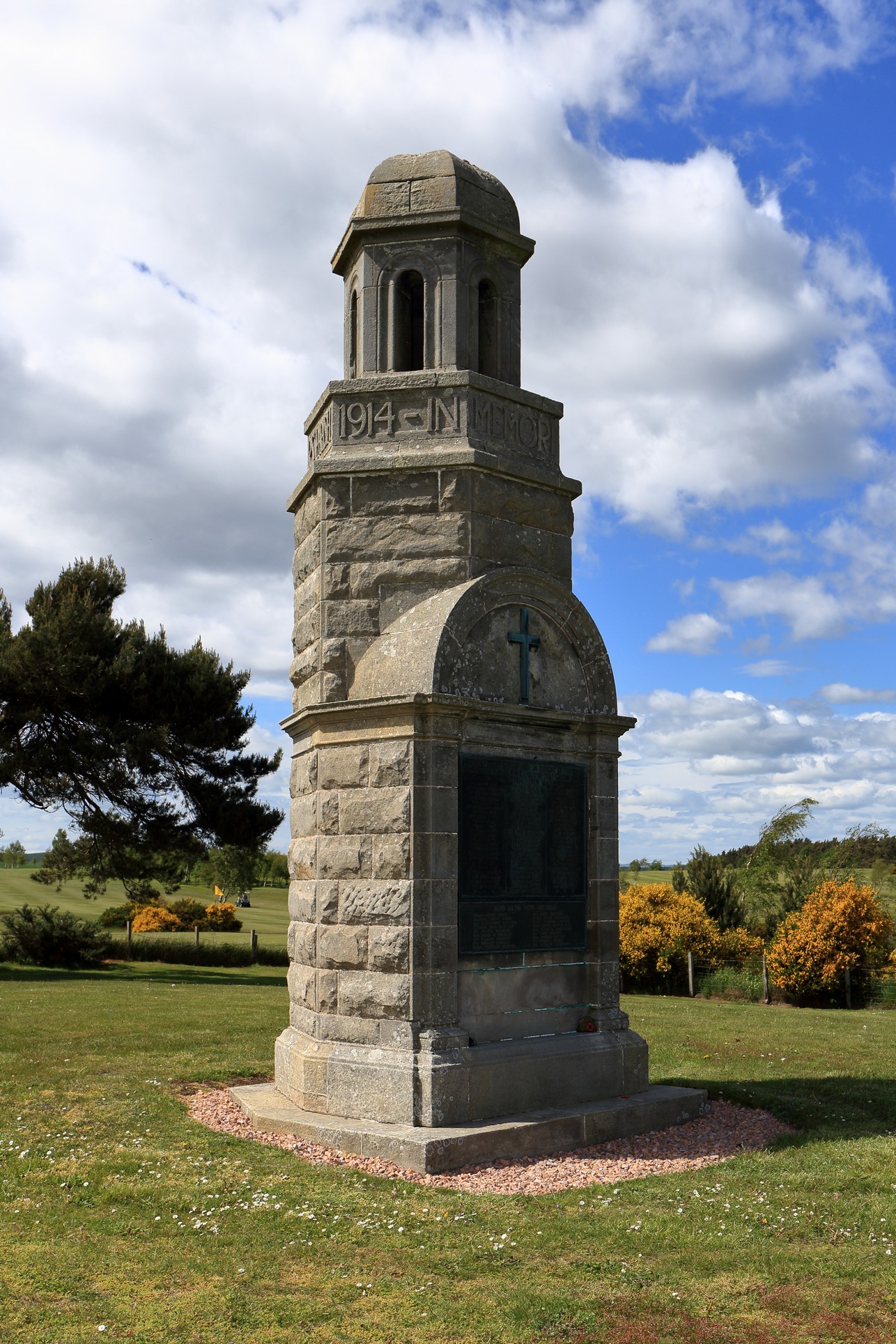 Leuchars - War Memorials Online