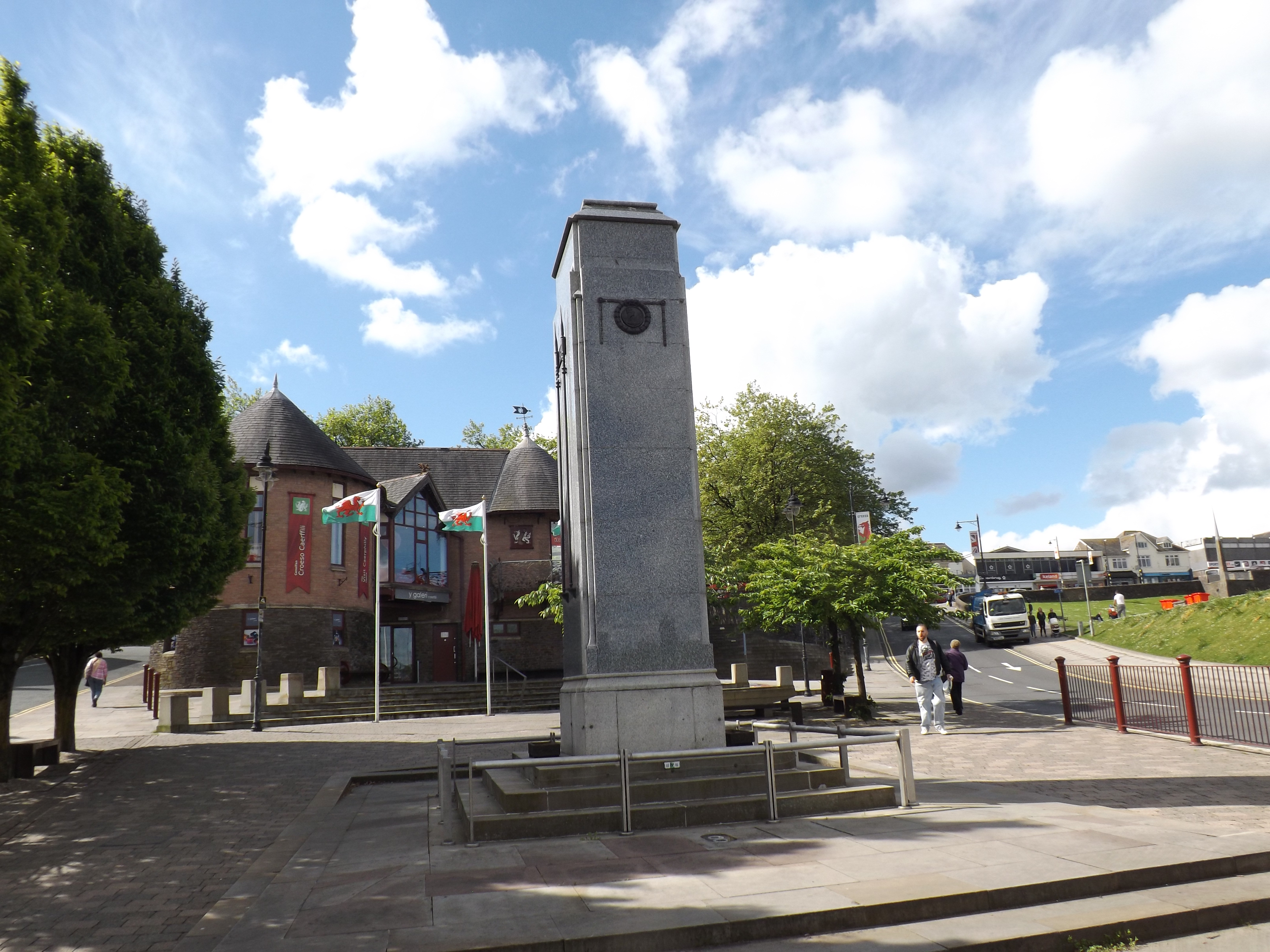 Caerphilly Cenotaph - War Memorials Online