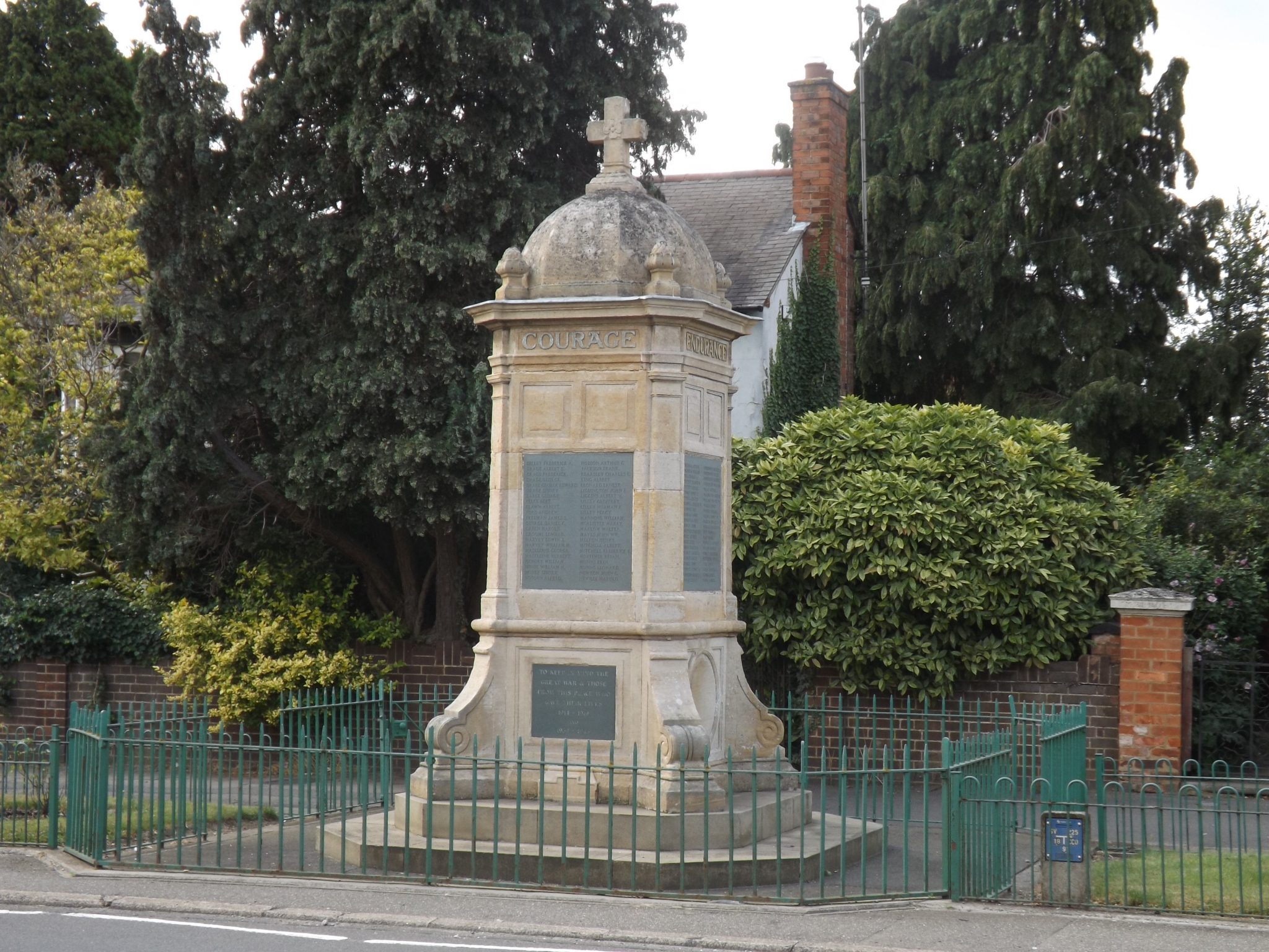 Finedon Cenotaph - War Memorials Online
