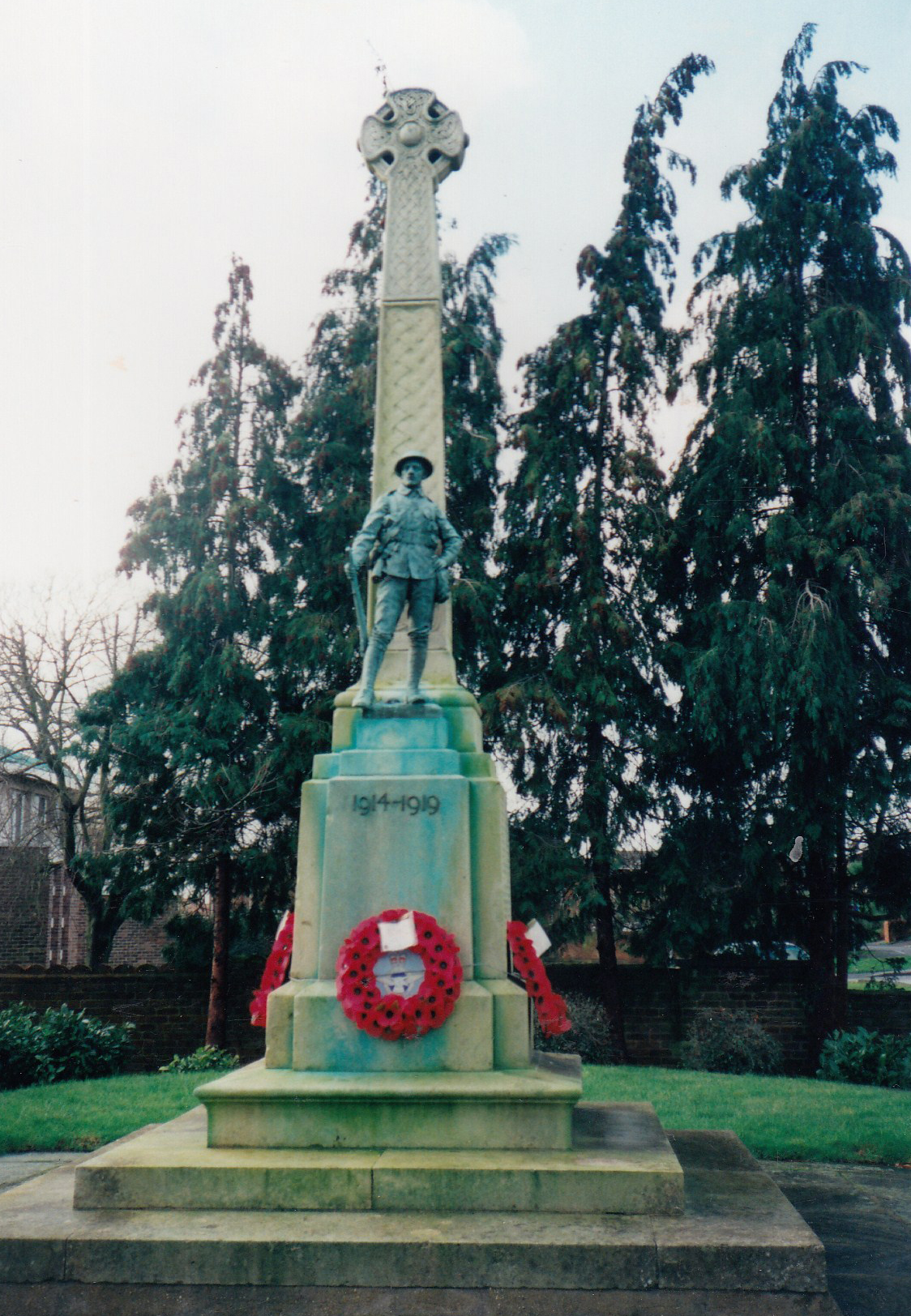 Burnham - War Memorials Online