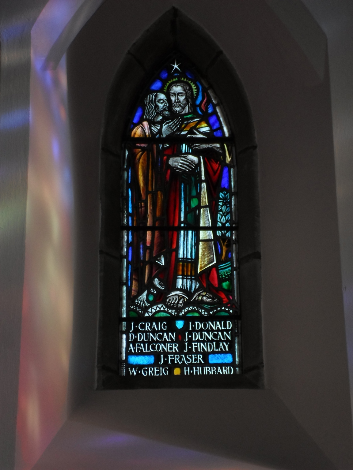 Dunnottar Church war memorial windows - War Memorials Online