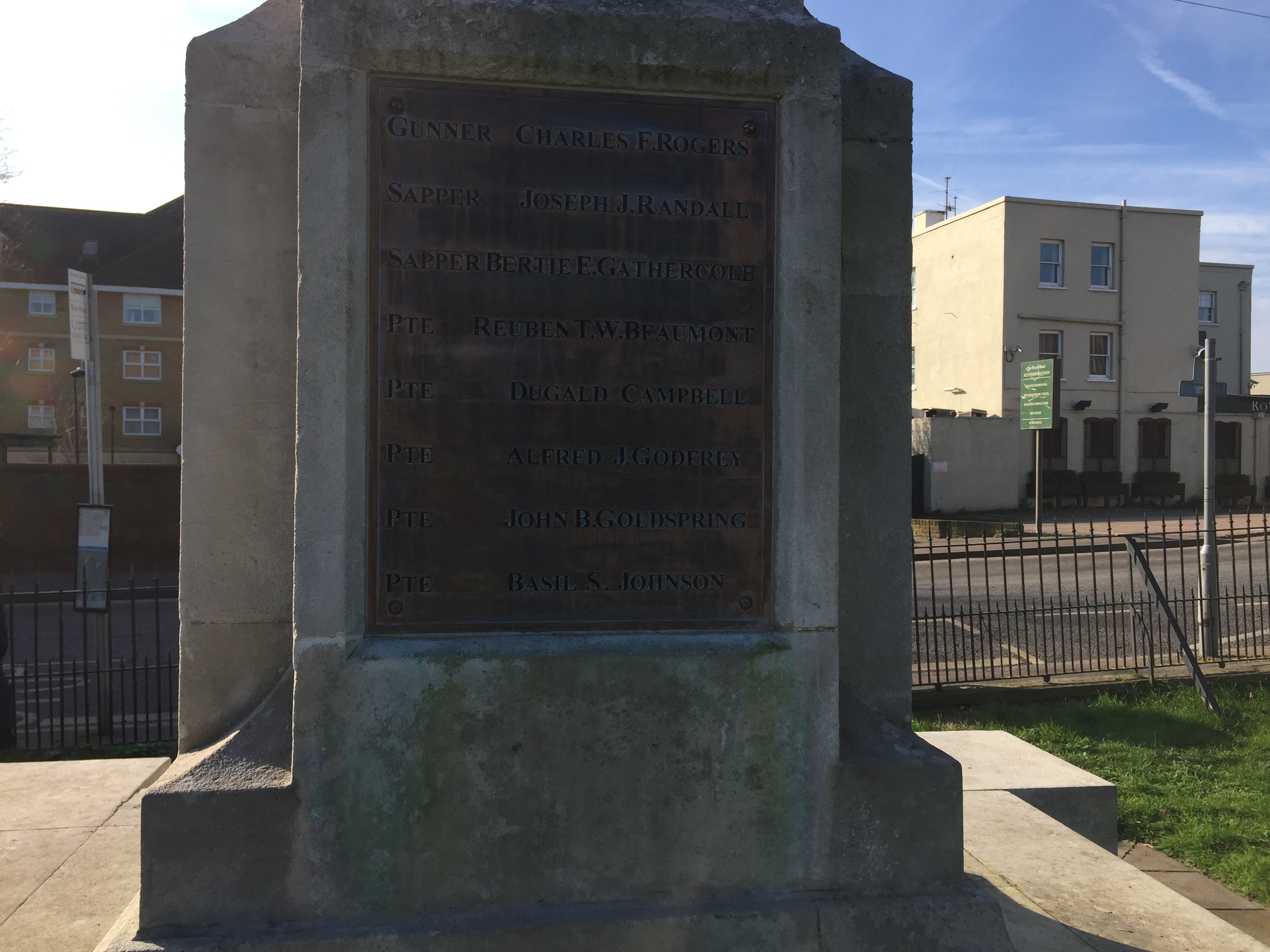 Purfleet memorial - War Memorials Online