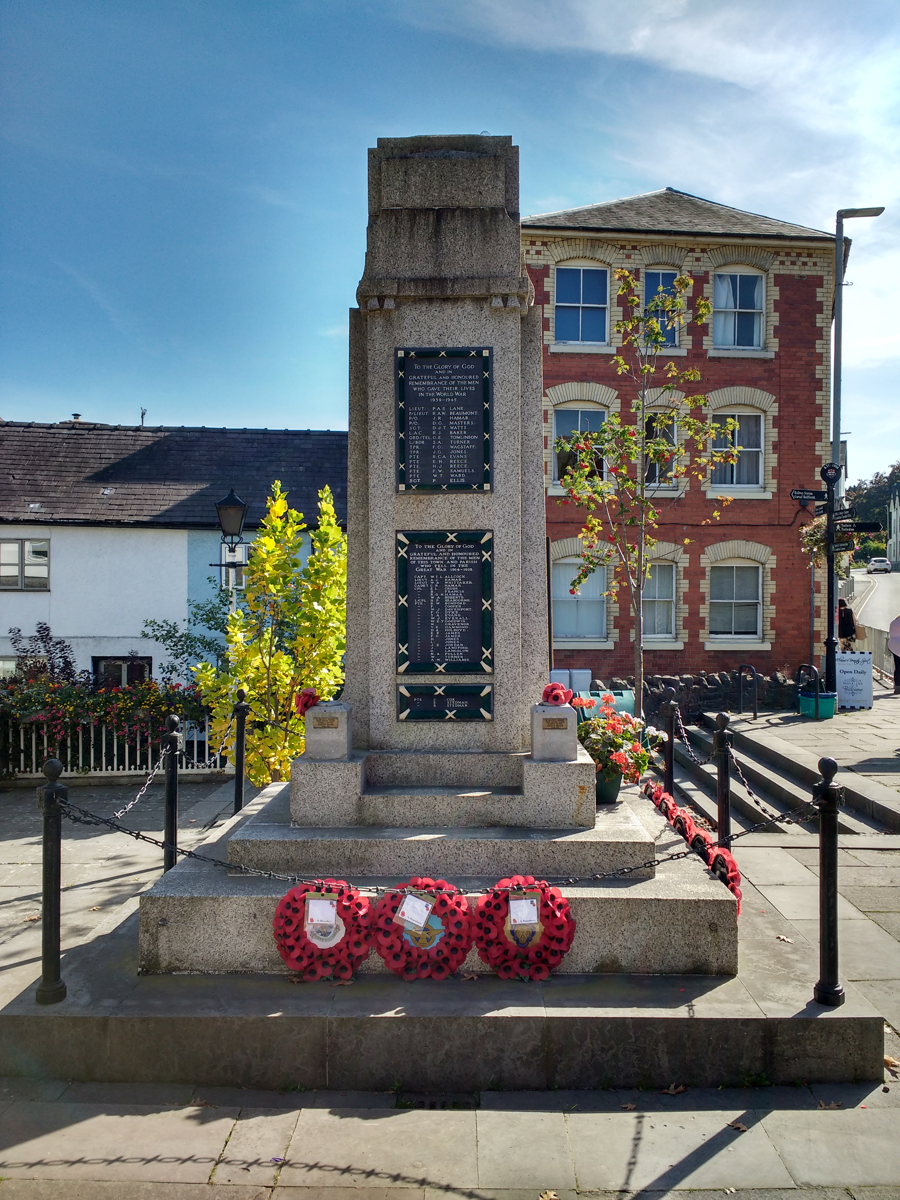 Knighton Cenotaph - War Memorials Online