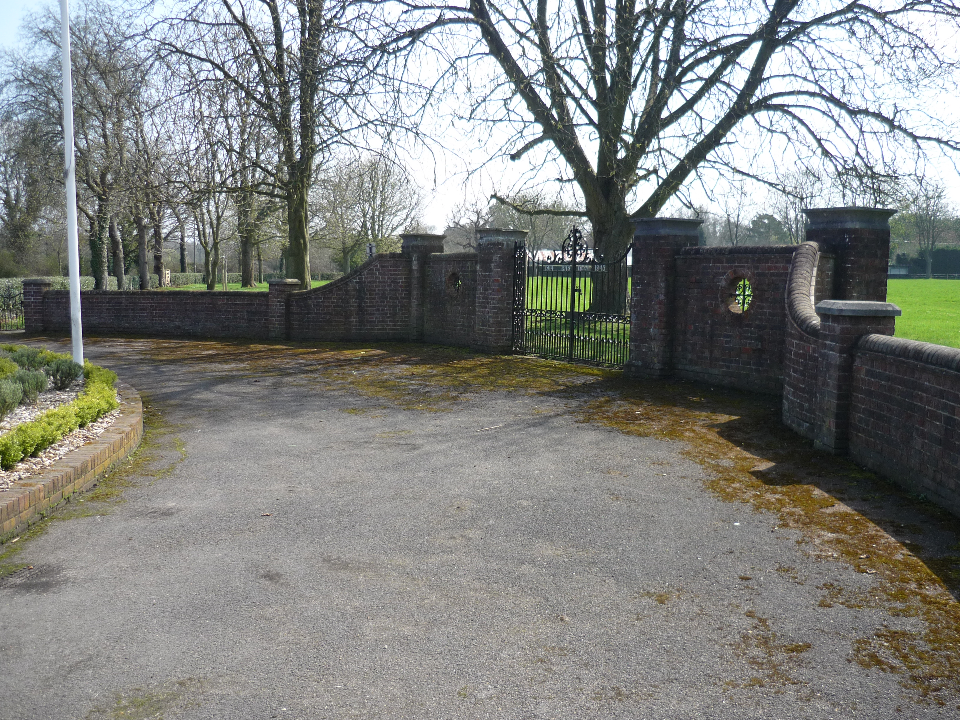 Chobham Recreation Ground - War Memorials Online