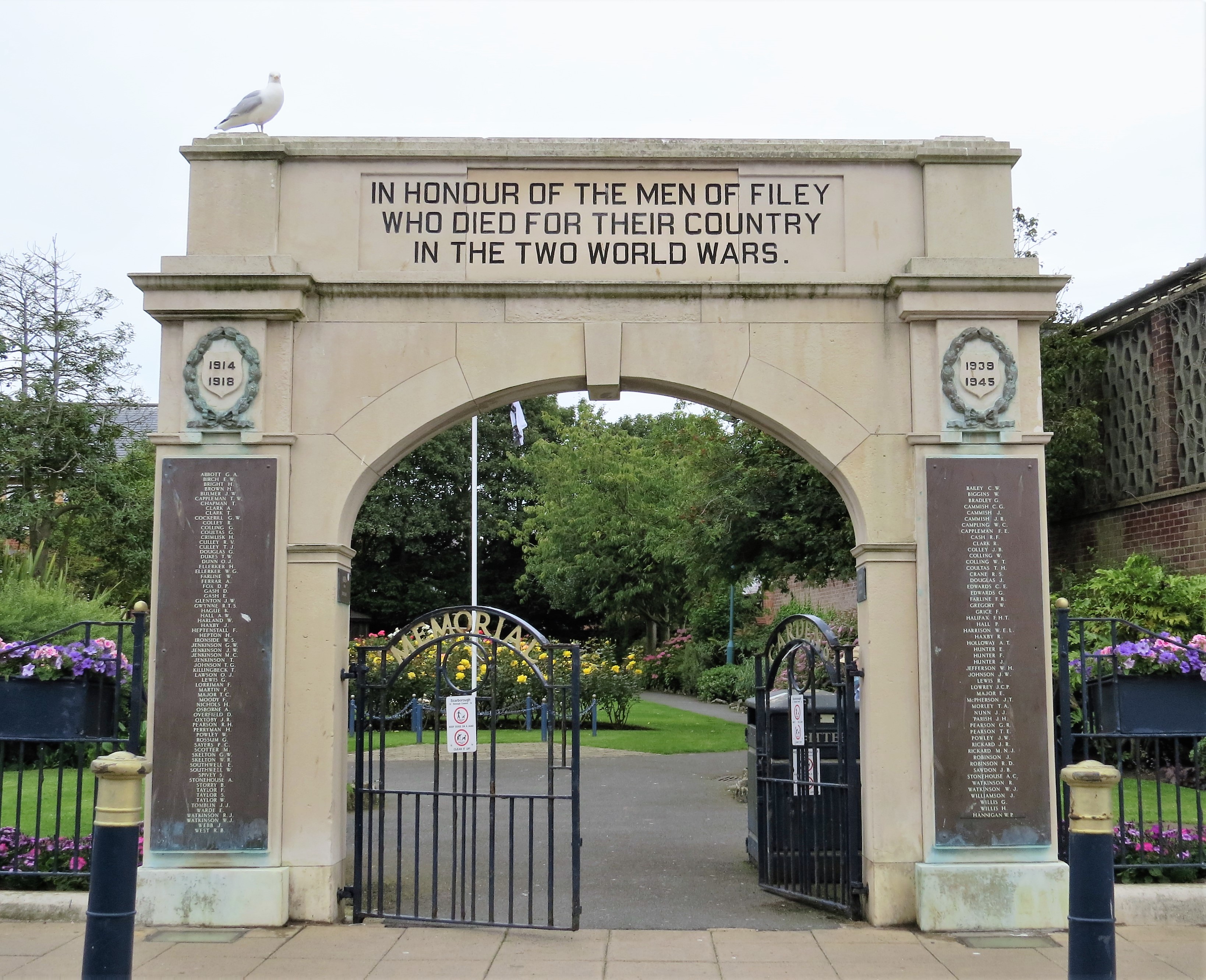 Filey Memorial Garden and Arch - War Memorials Online