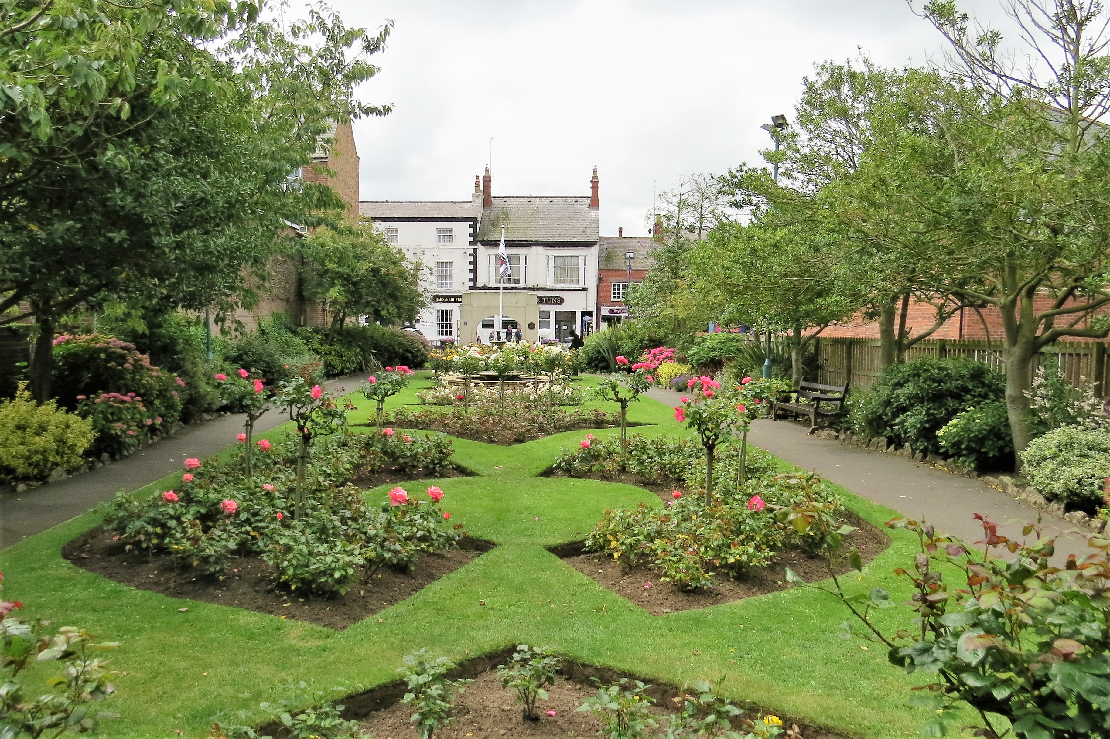Filey Memorial Garden and Arch - War Memorials Online