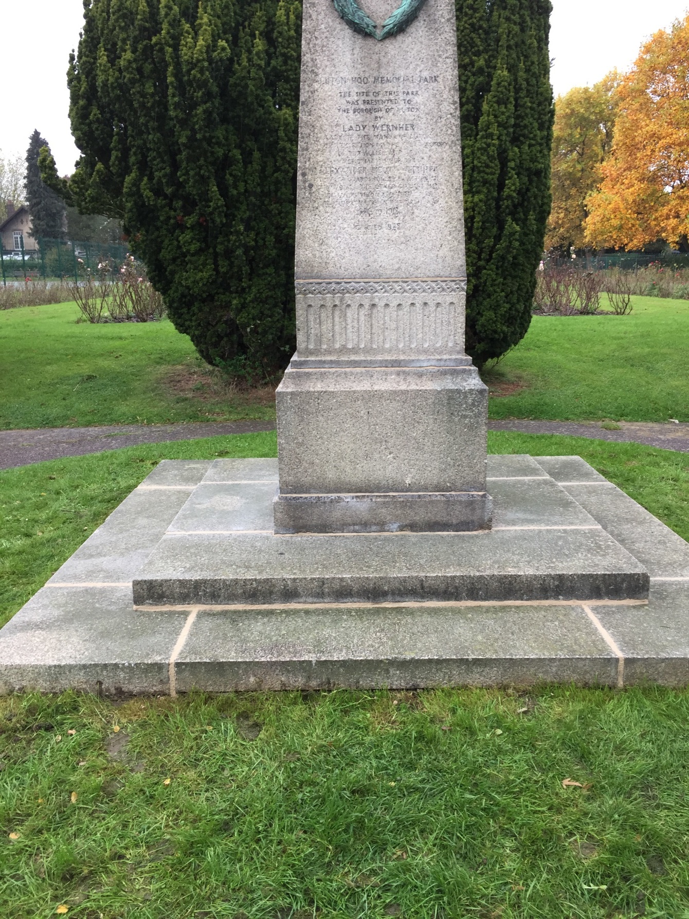 Luton Hoo Memorial Park - War Memorials Online