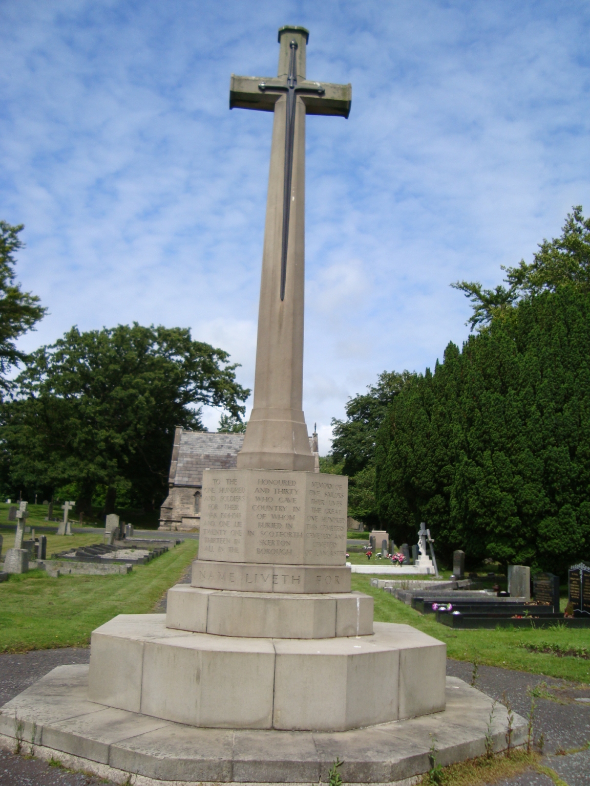 Quernmore Road Cemetery CWGC Cross WW1 - War Memorials Online
