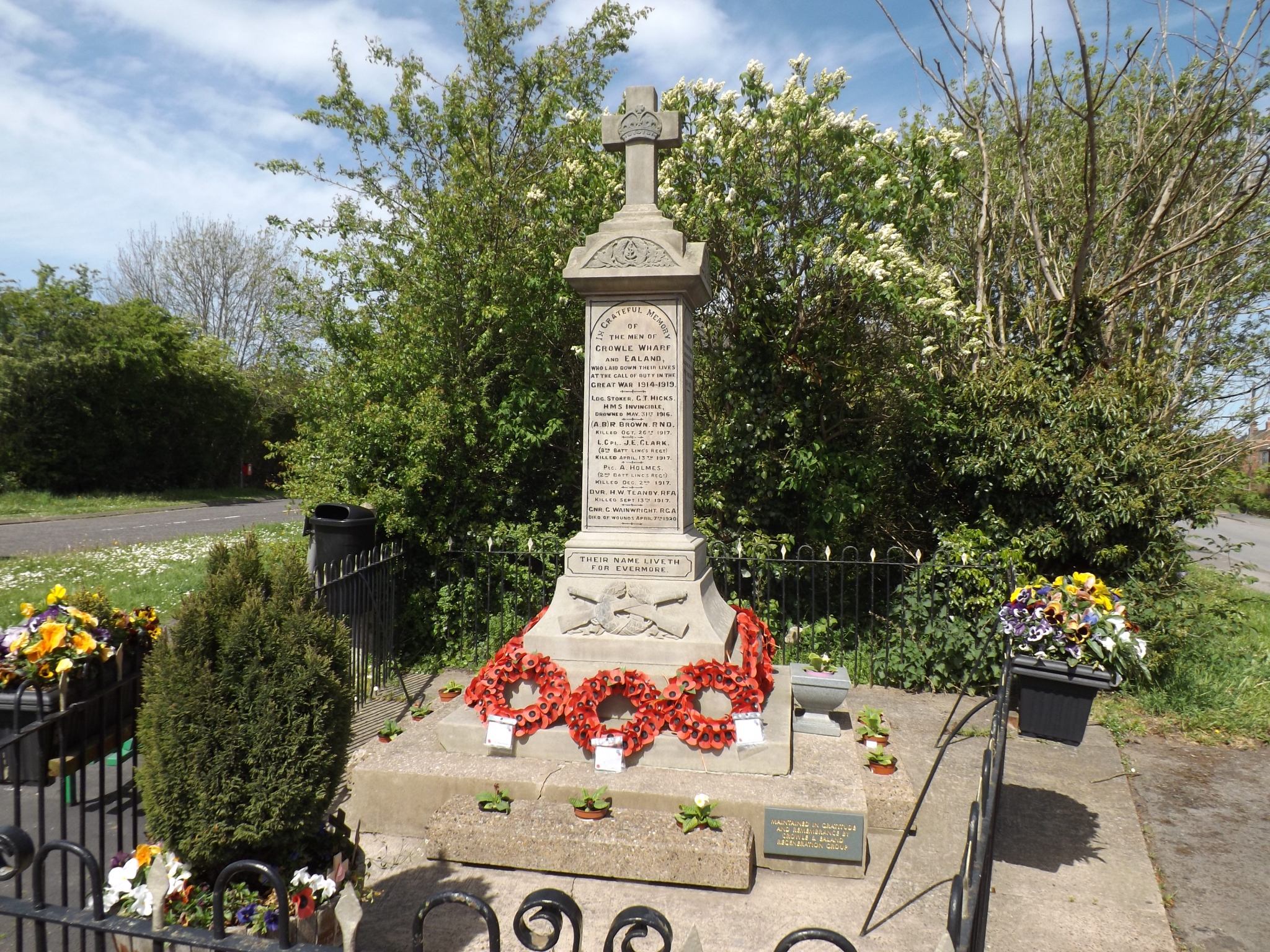 Crowle Wharf and Ealand Memorial - War Memorials Online