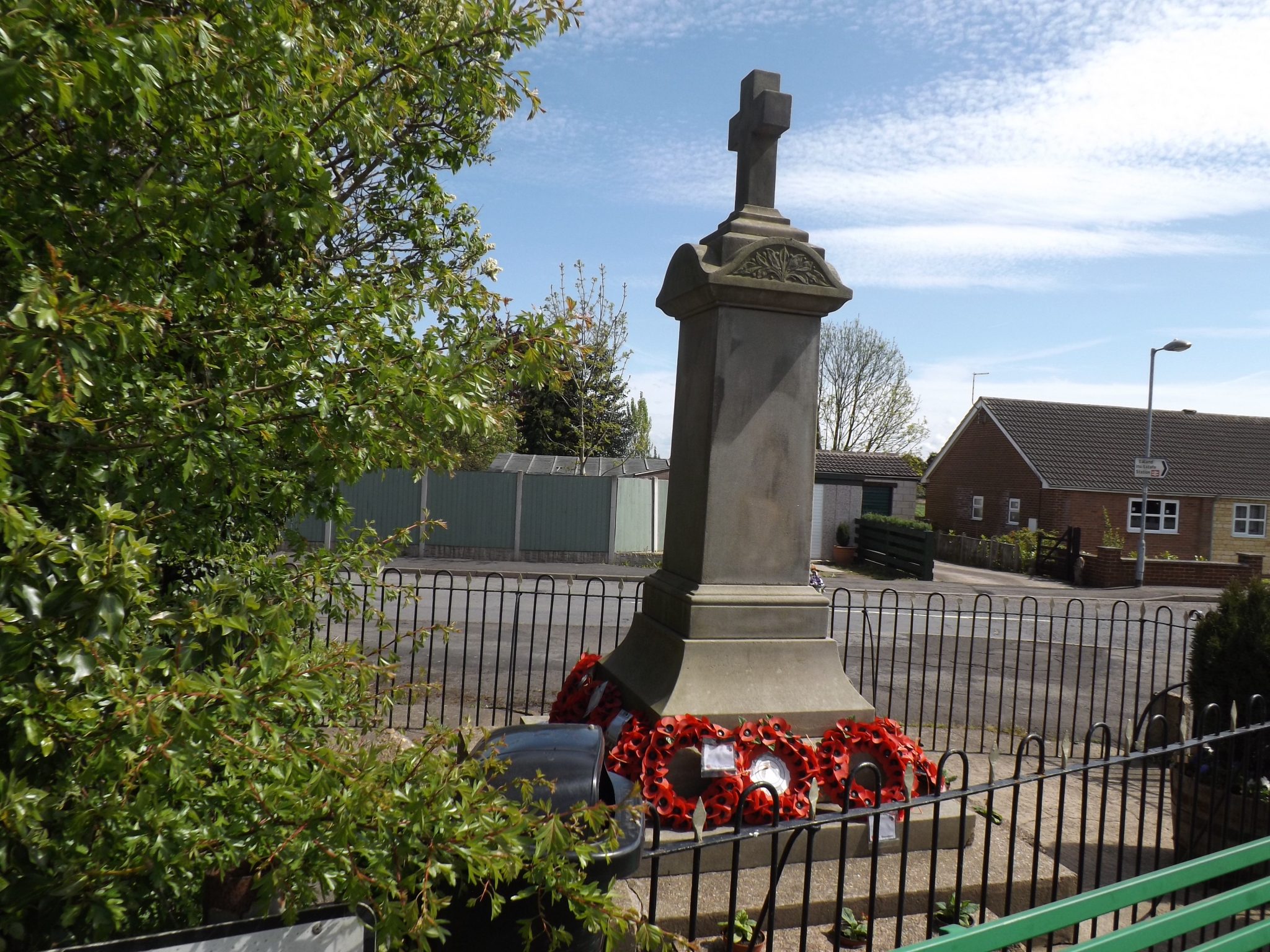 Crowle Wharf and Ealand Memorial - War Memorials Online