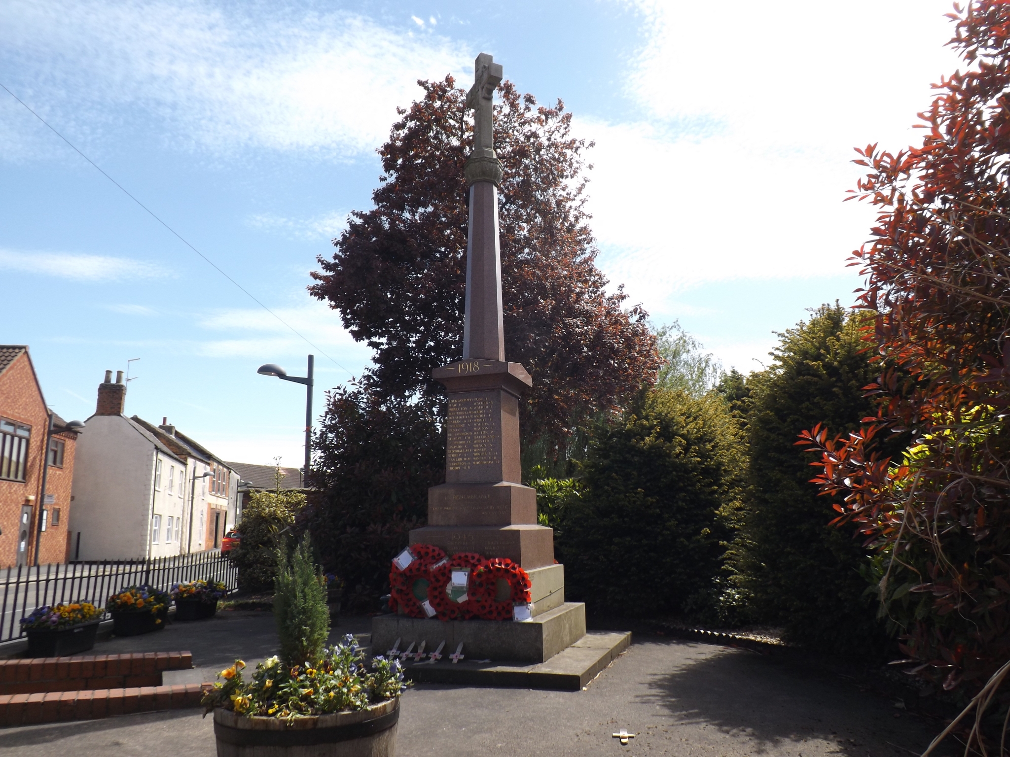 Crowle-Cross - War Memorials Online