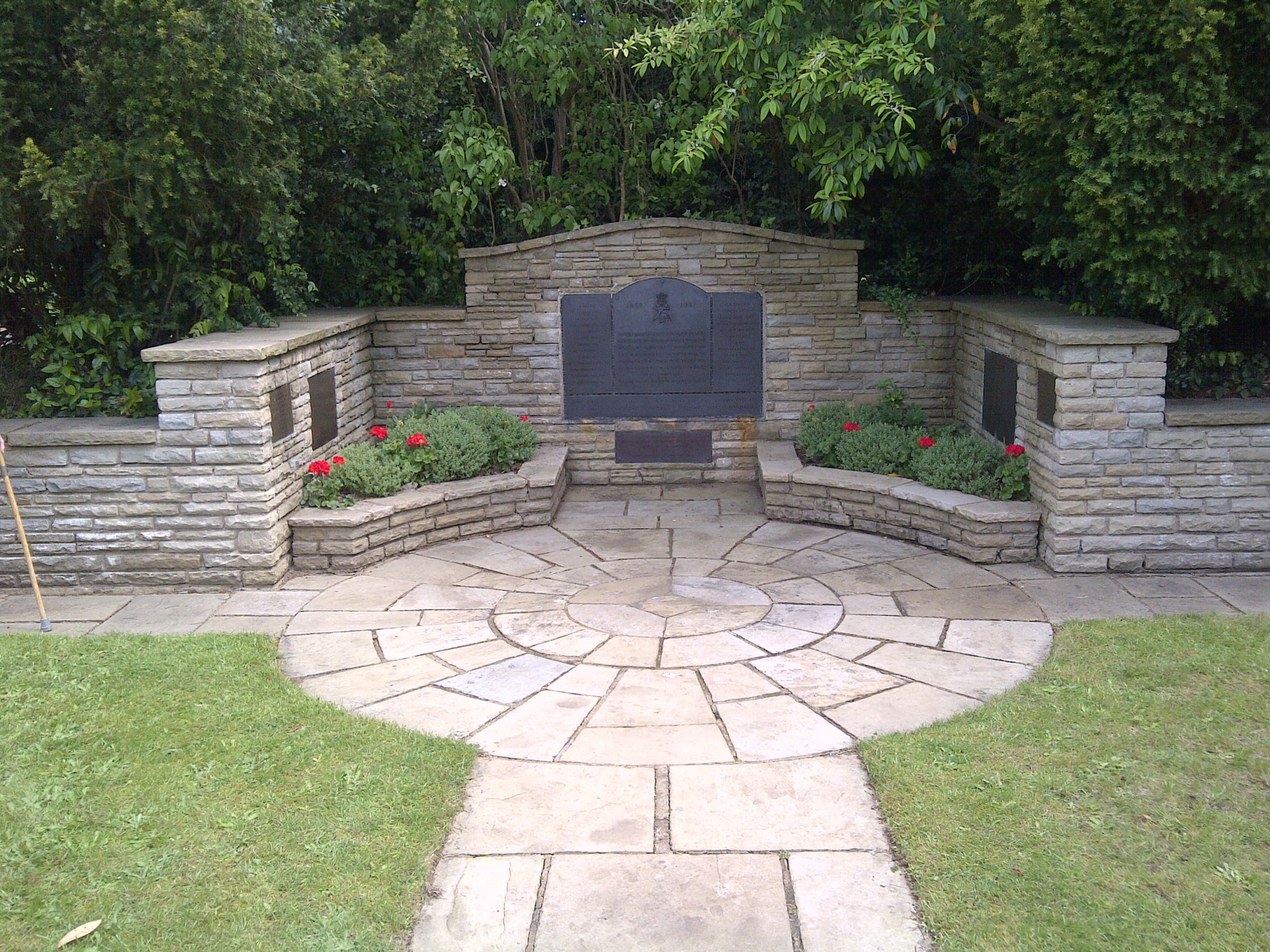 Stoke Poges Gardens of Remembrance - War Memorials Online