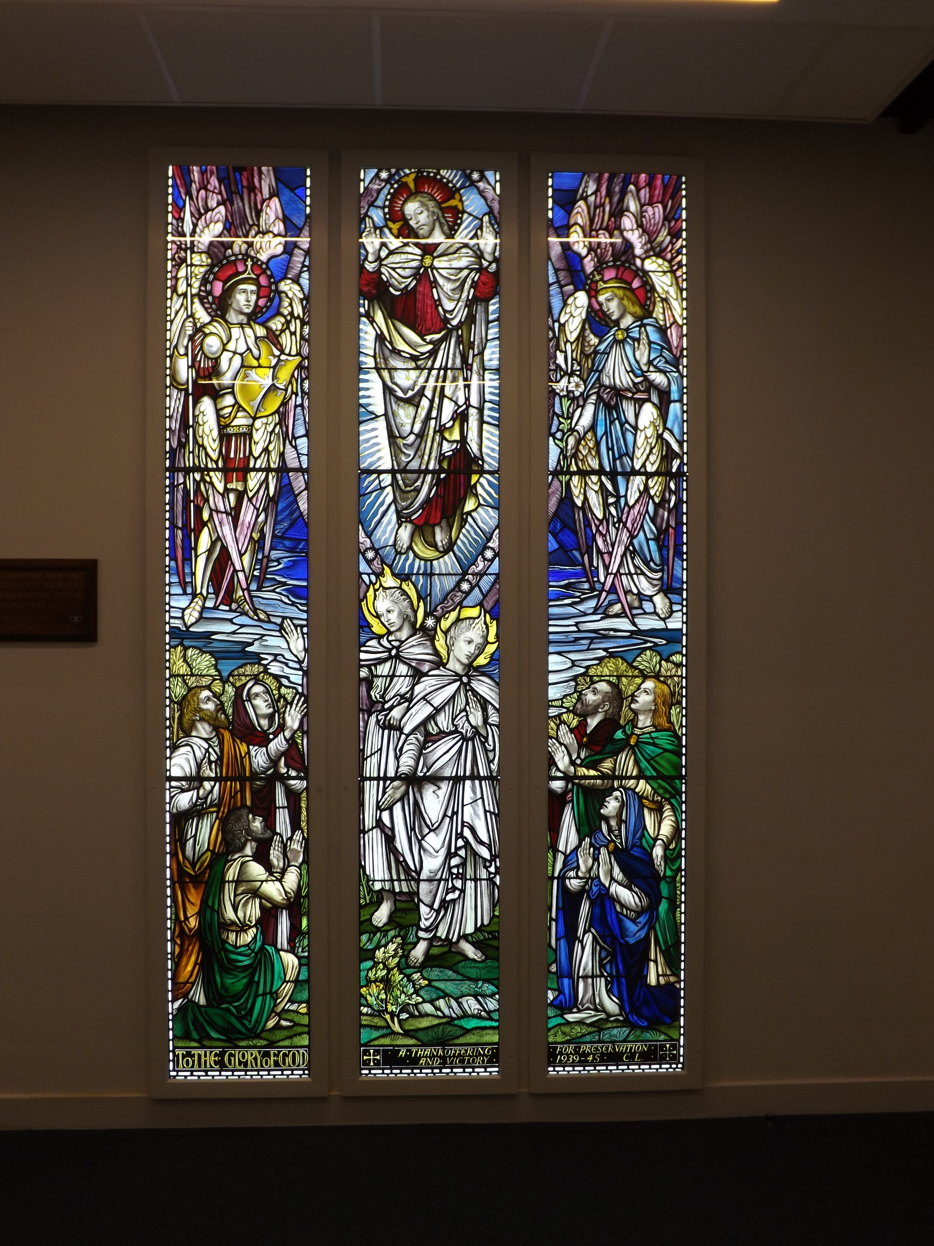 WW2 Memorial Window - War Memorials Online