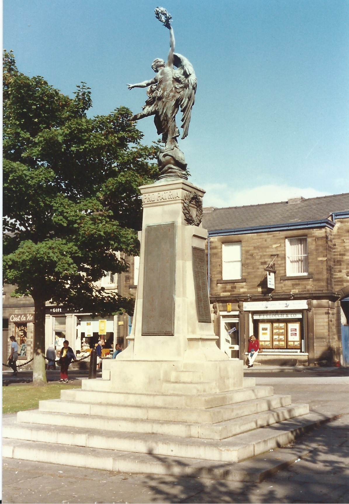 Glossop War Memorial - War Memorials Online
