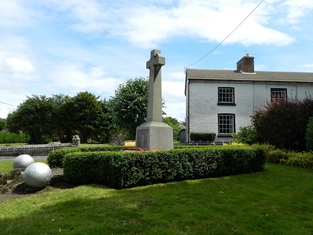 Prees - War Memorials Online