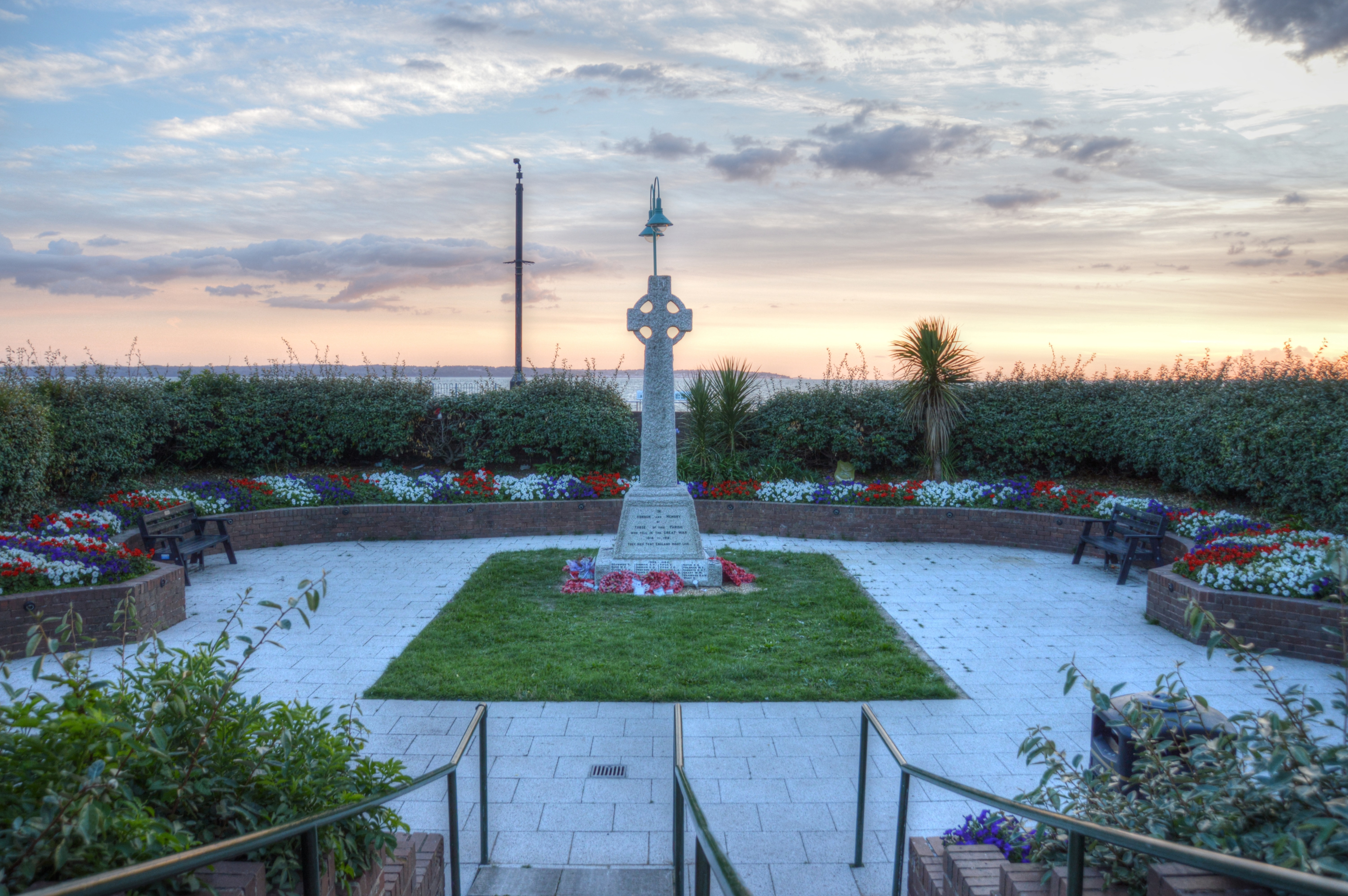 Lee-on-the-Solent - War Memorials Online