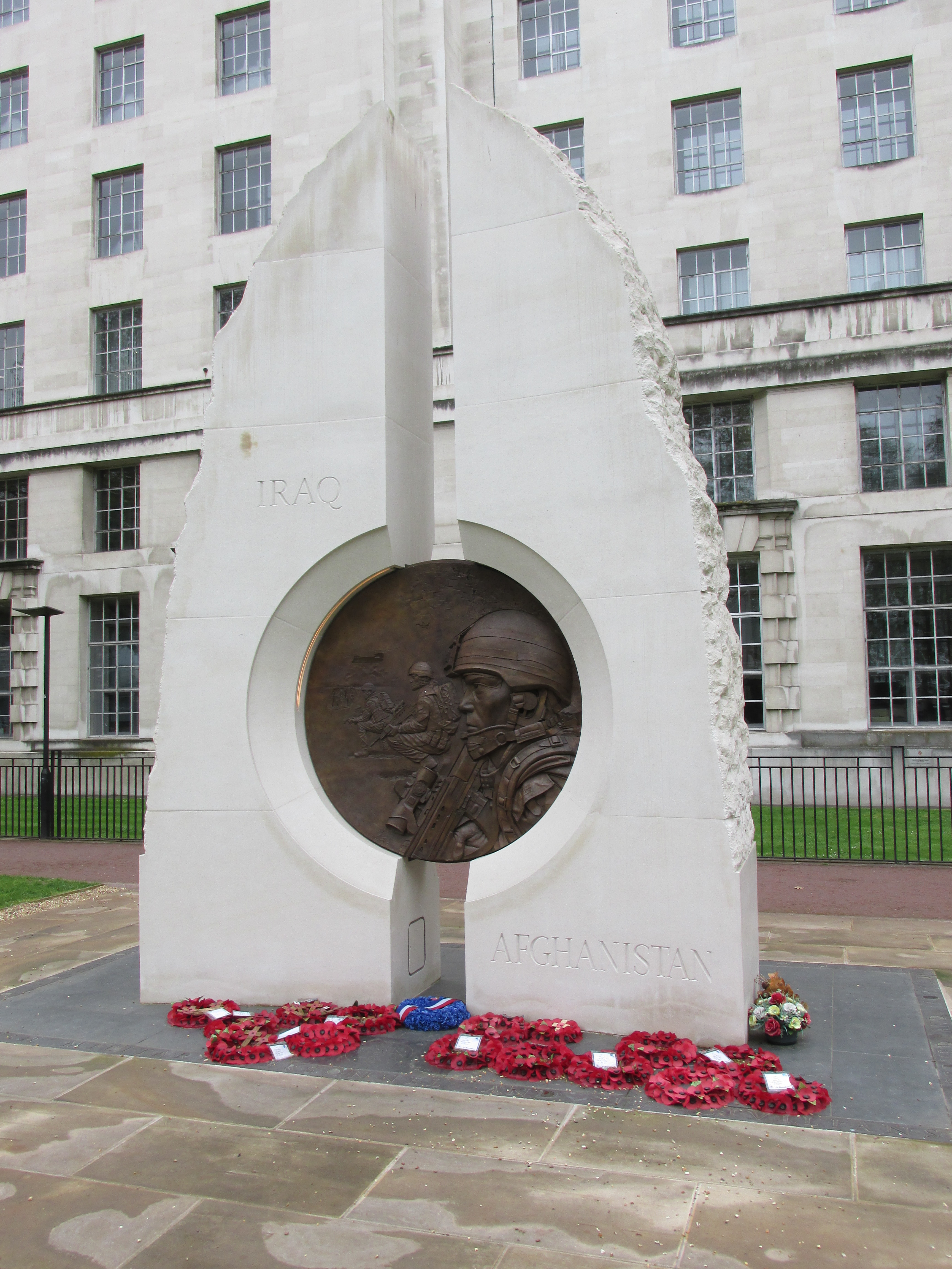 Iraq and Afghanistan war memorial - War Memorials Online