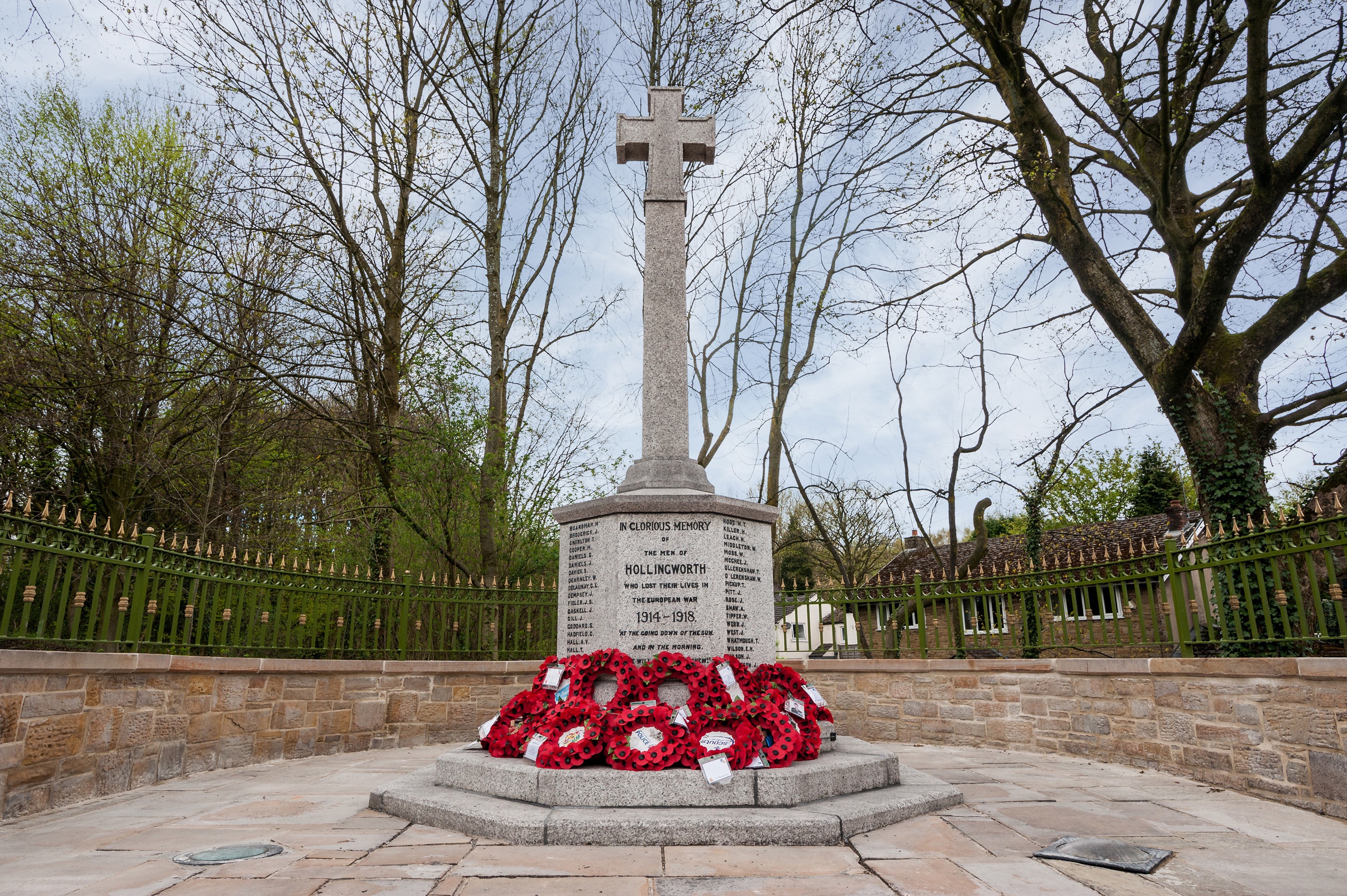 Hollingworth - War Memorials Online