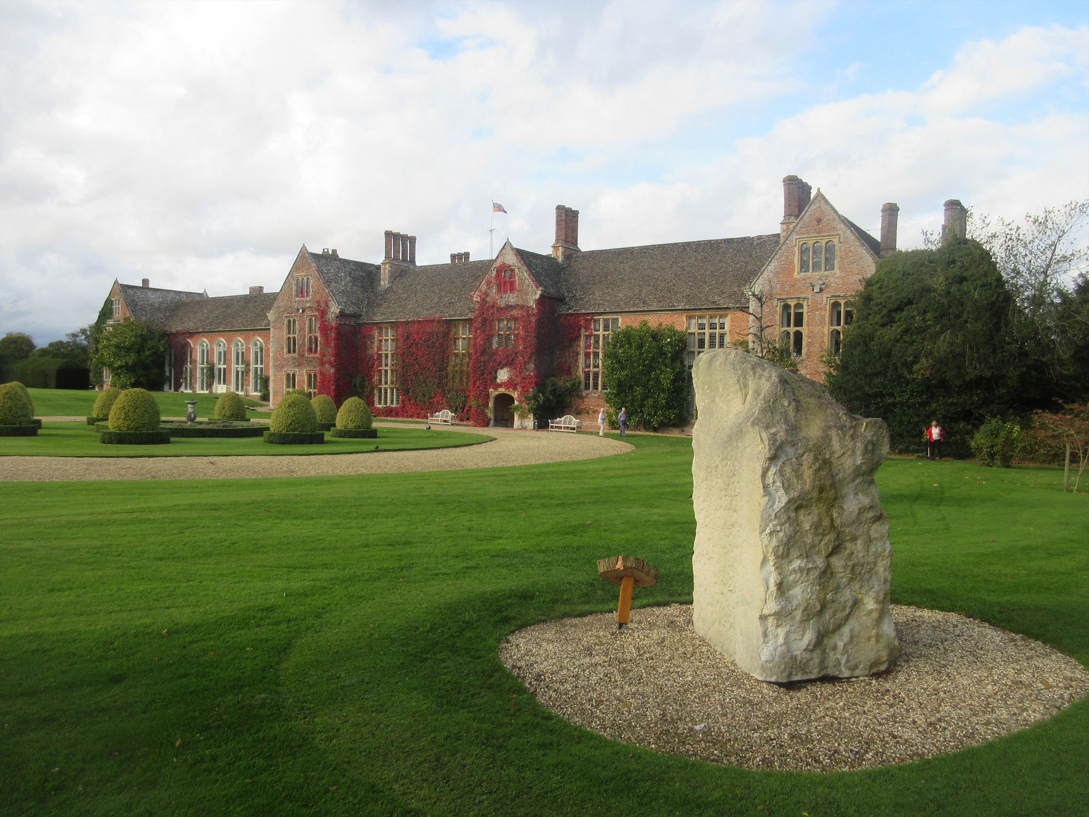 The Littlecote Memorial (WW2) - War Memorials Online