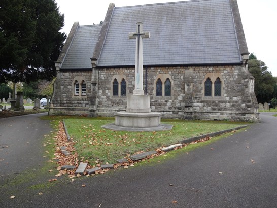 CWGC: Twickenham Cemetery