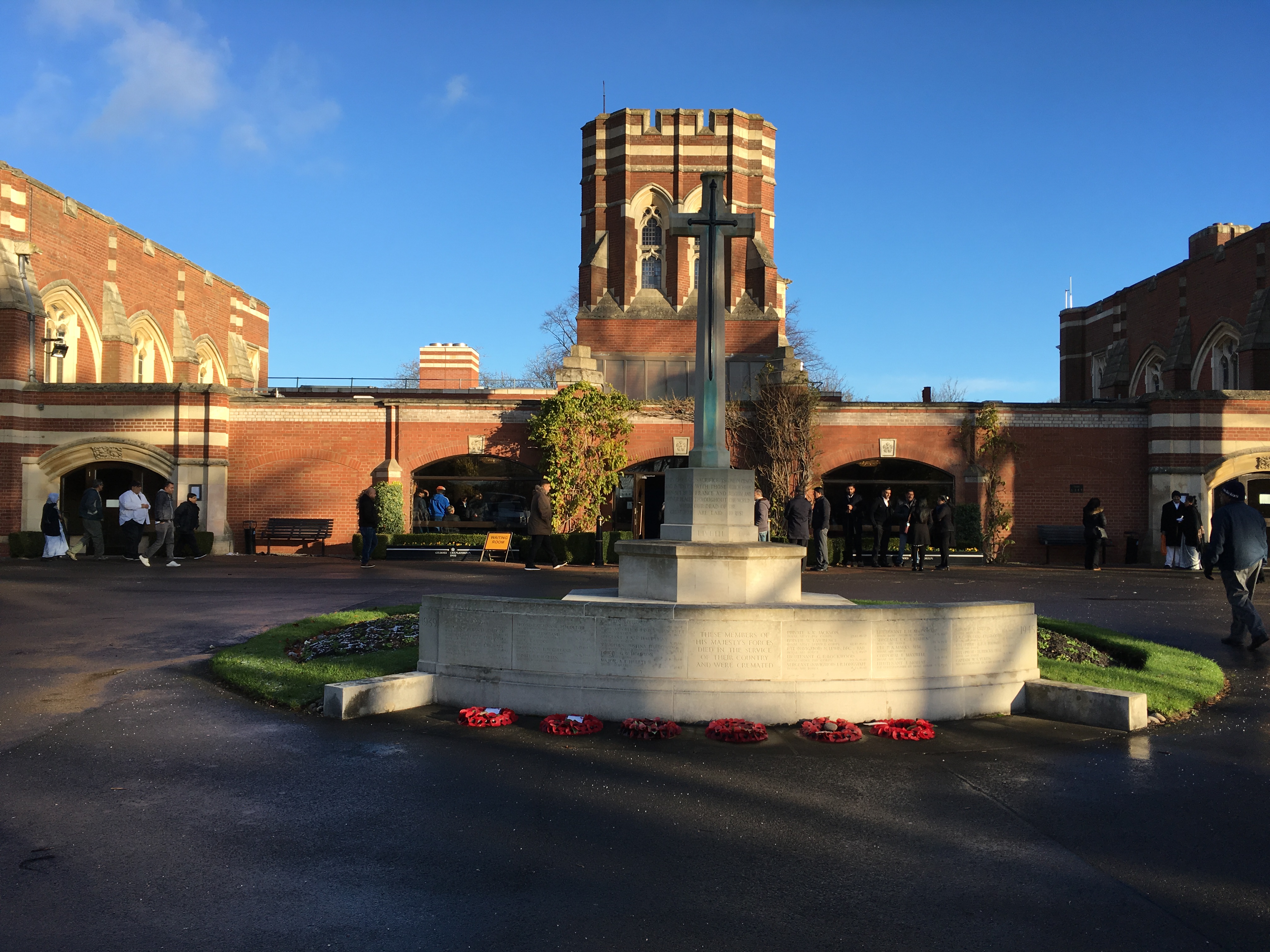 Gilroes Crematorium Cross of Sacrifice and wall of Remembrance - War ...
