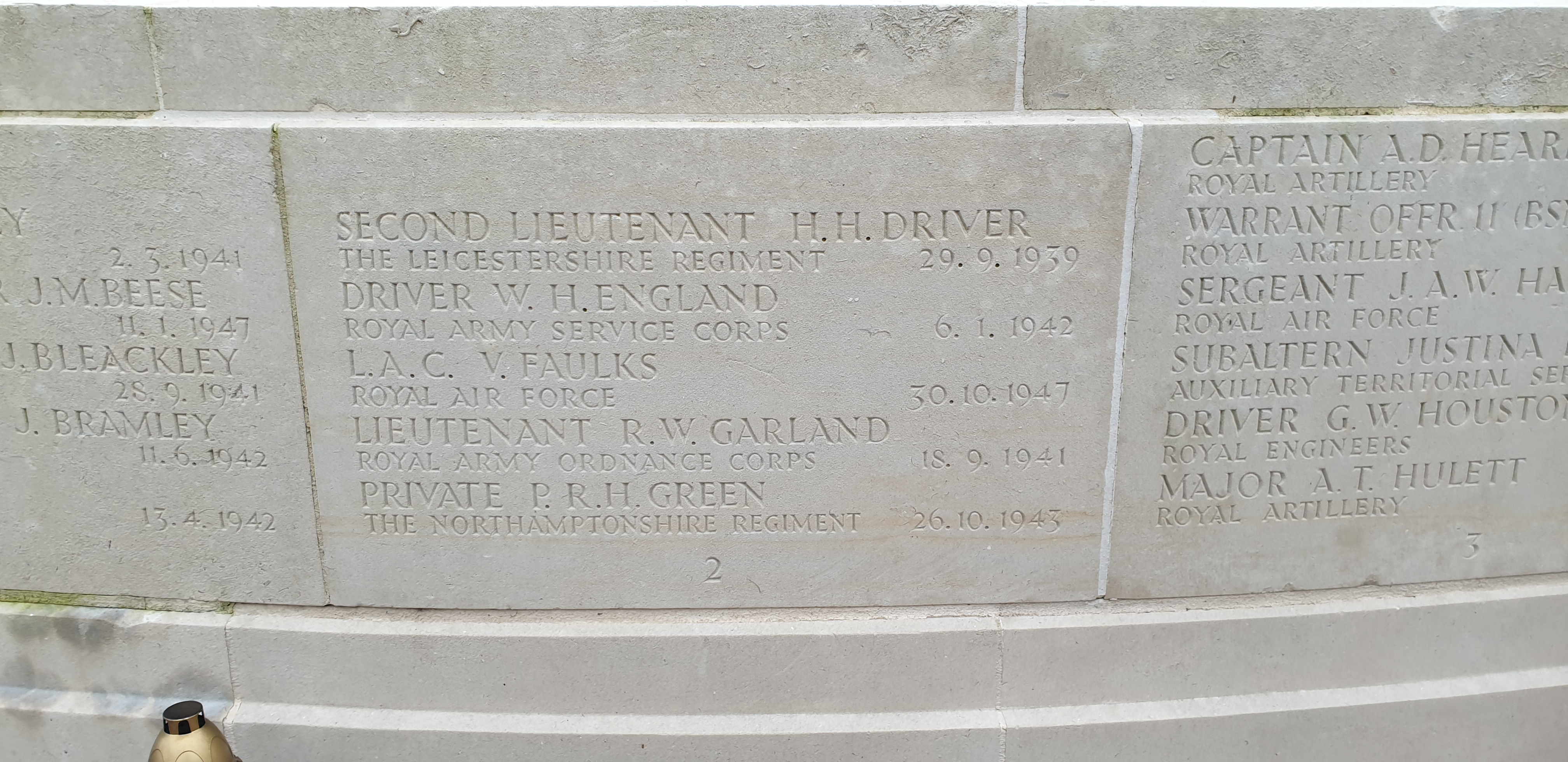 Gilroes Crematorium Cross of Sacrifice and wall of Remembrance - War ...