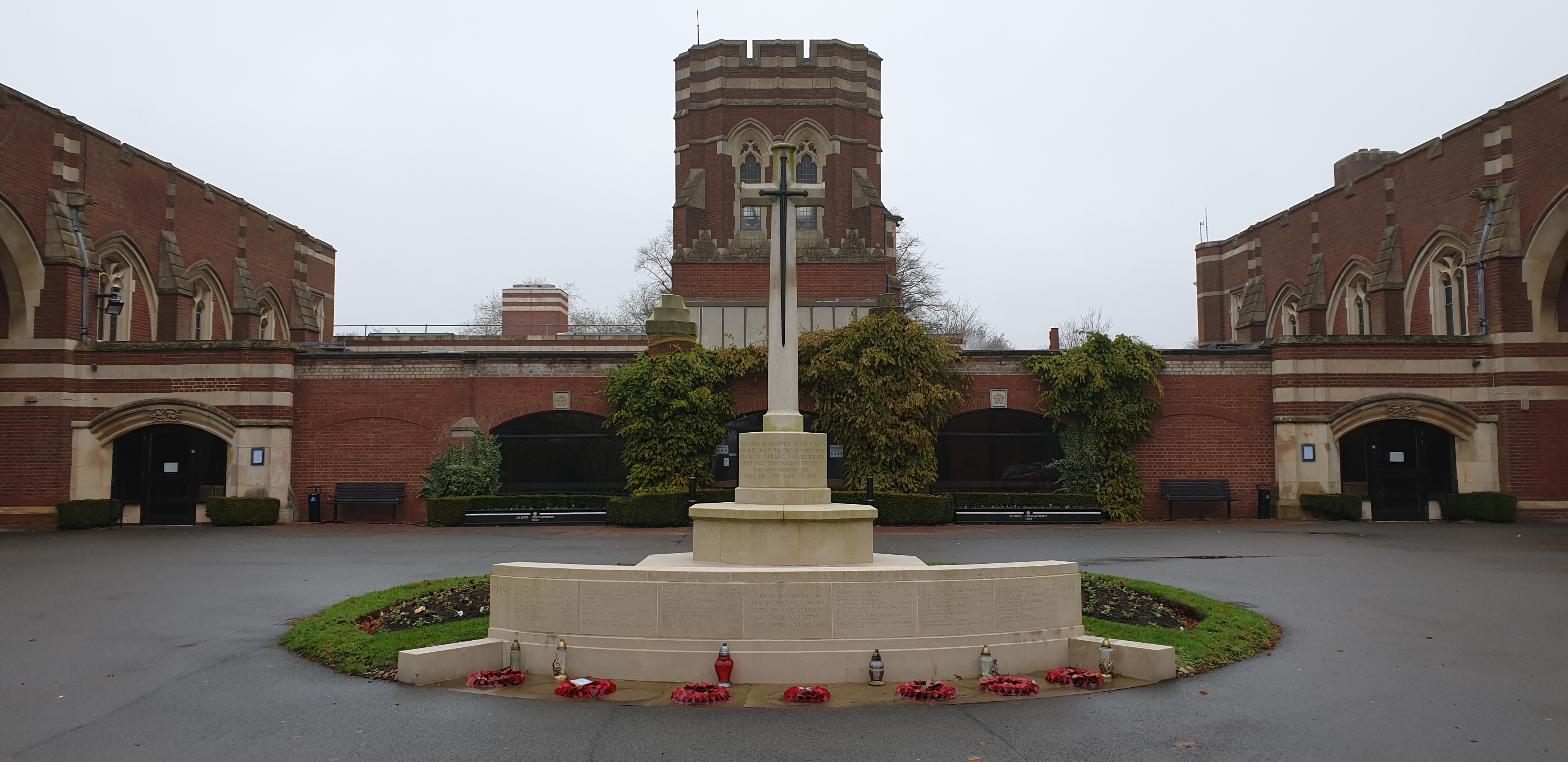 Gilroes Crematorium Cross of Sacrifice and wall of Remembrance - War ...
