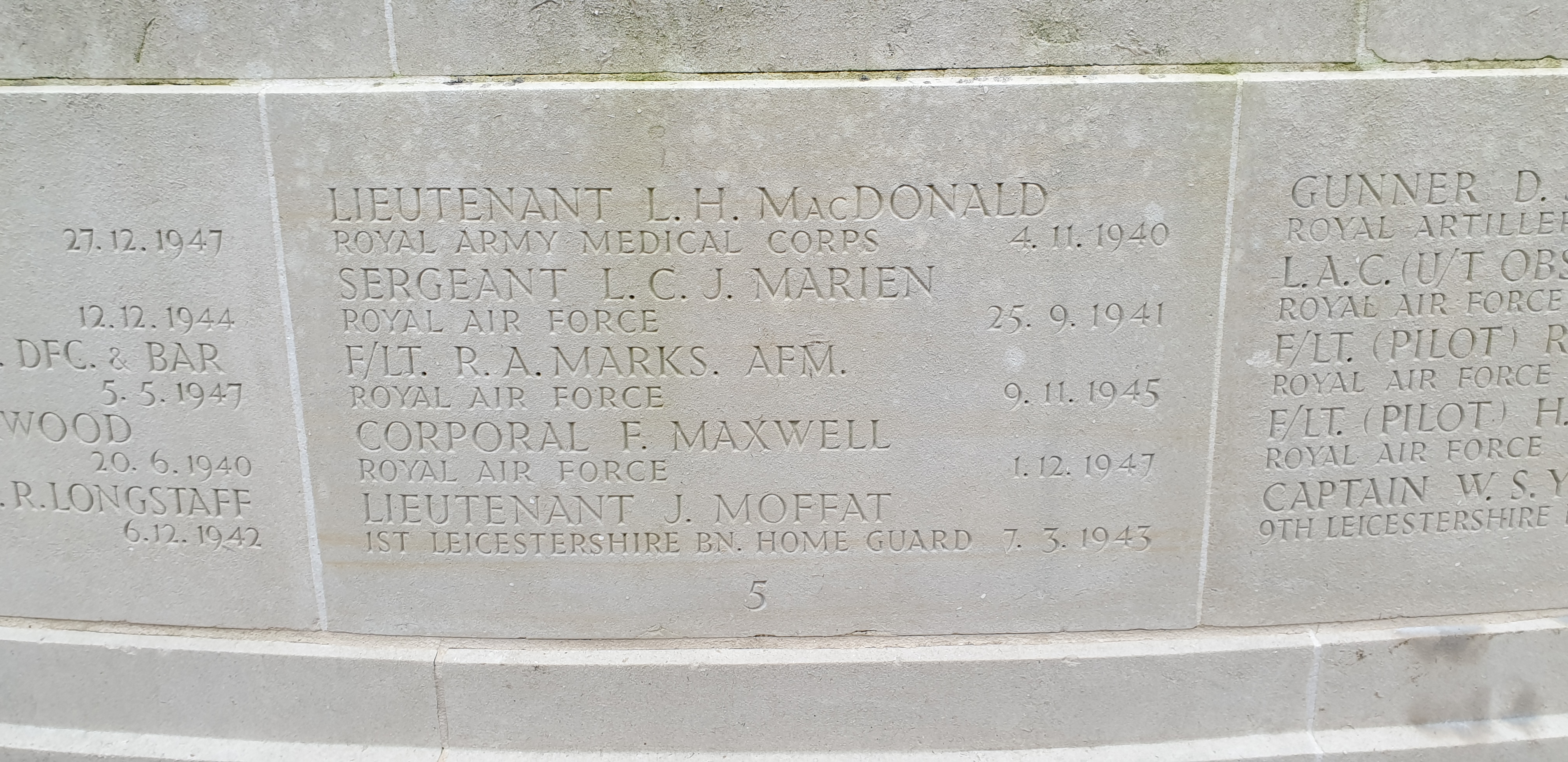 Gilroes Crematorium Cross of Sacrifice and wall of Remembrance - War ...