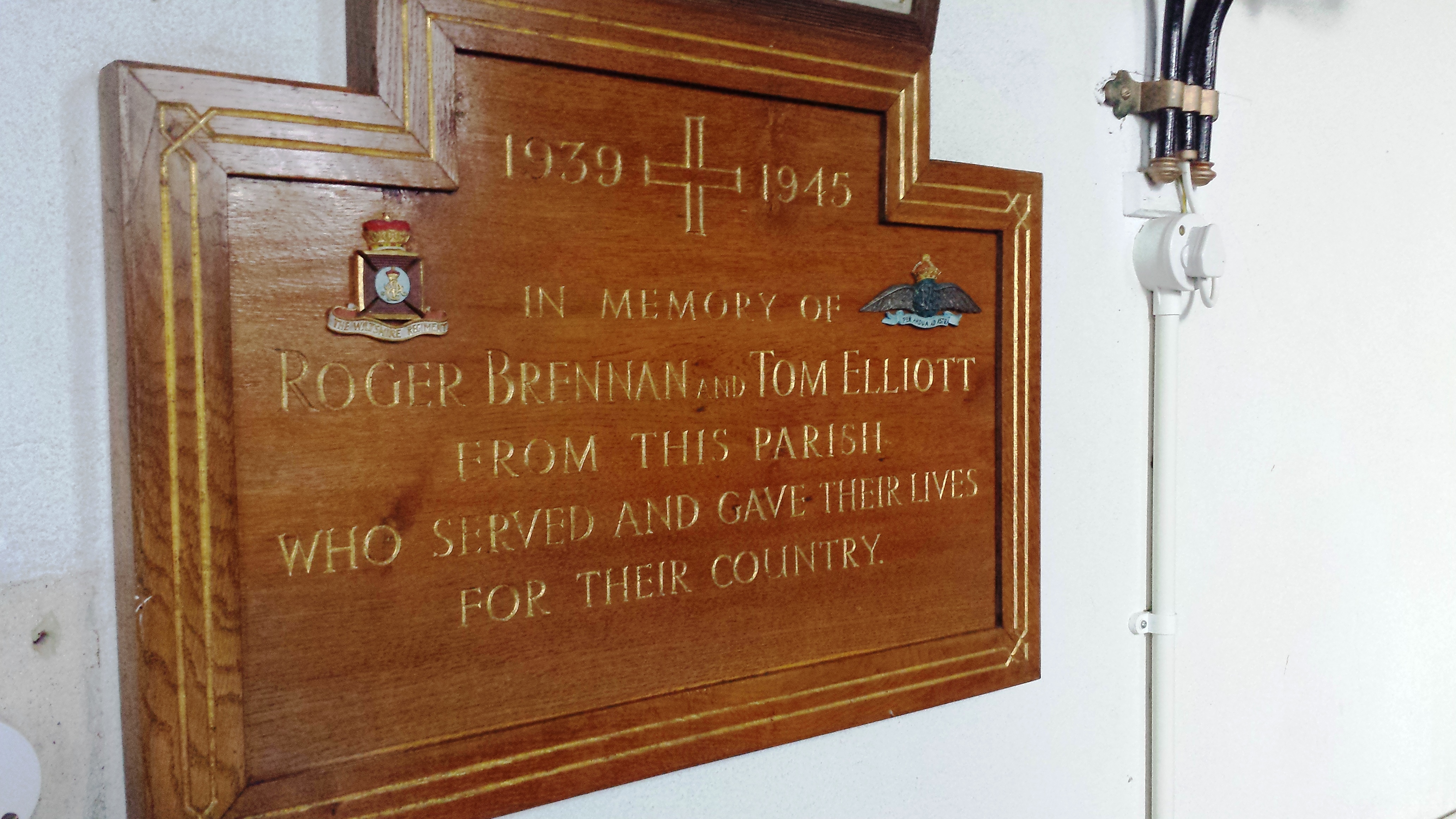 WW2 memorial plaque - War Memorials Online