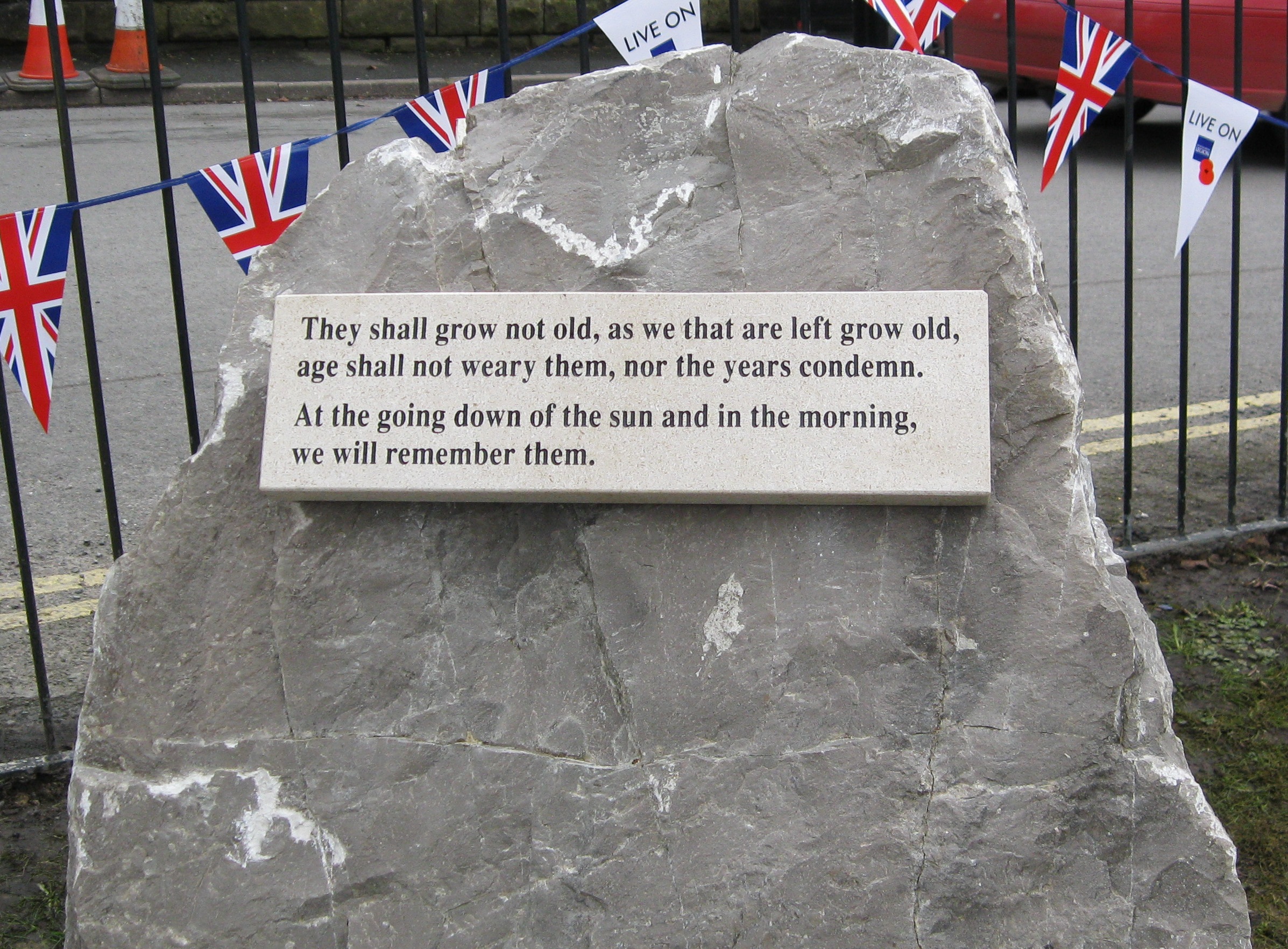 WW1 Commemorative Stone - War Memorials Online