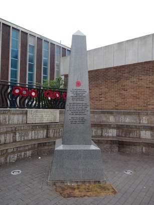 Hounslow War Memorial and Holy Trinity Steps