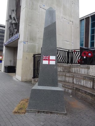 Hounslow War Memorial and Holy Trinity Steps