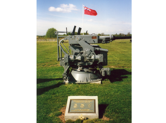 DEFENSIVELY ARMED MERCHANT SHIPS GUNNERS