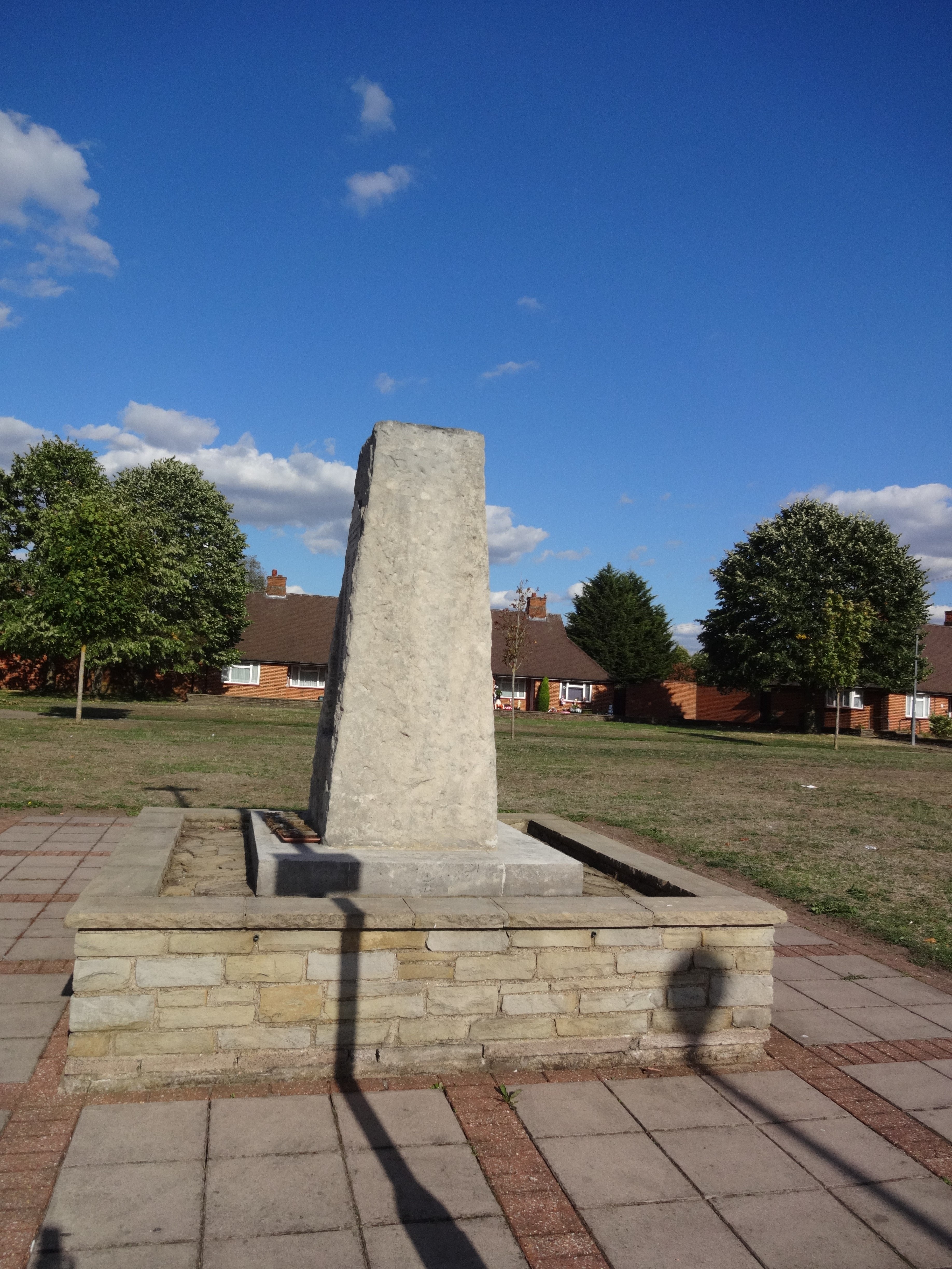 East Bedfont - War Memorials Online