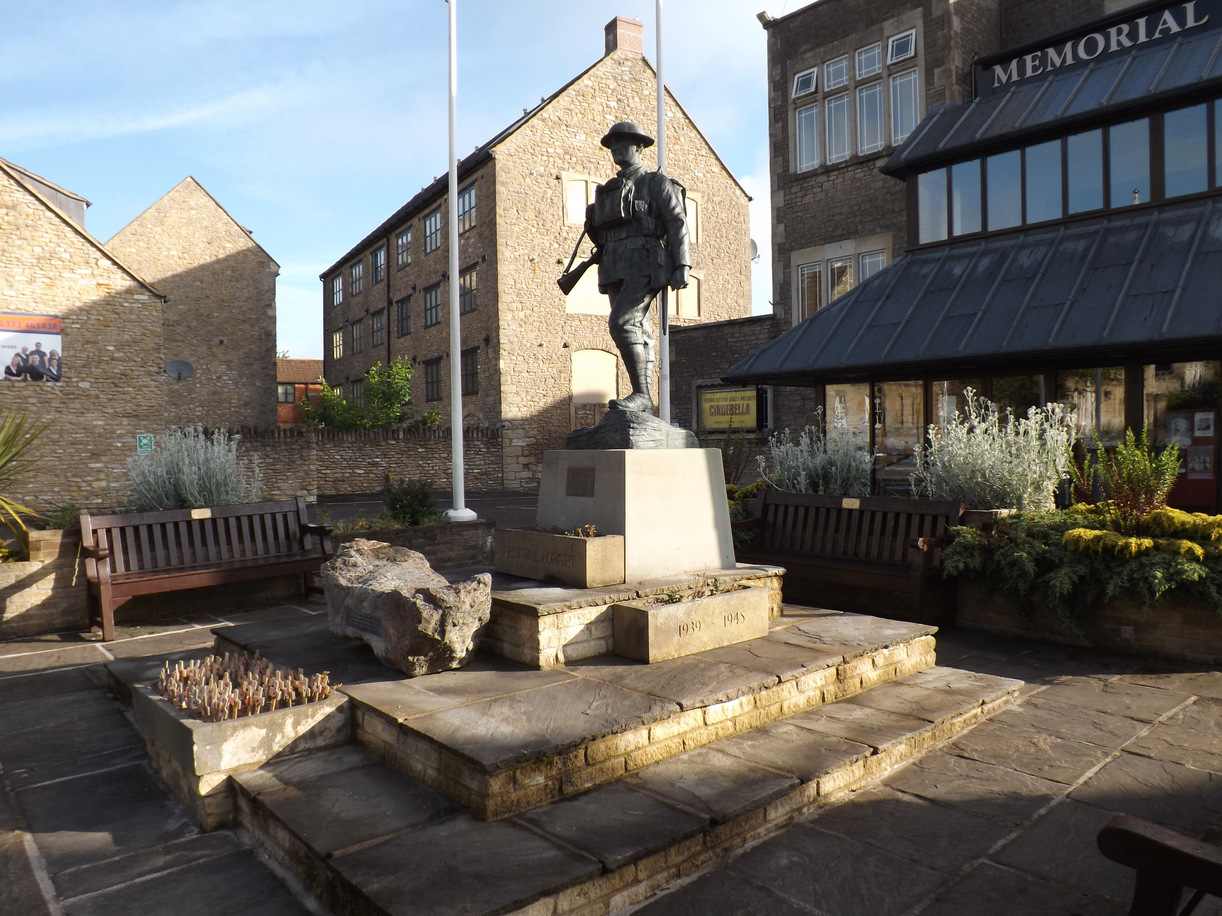 Frome Serviceman Memorial - War Memorials Online
