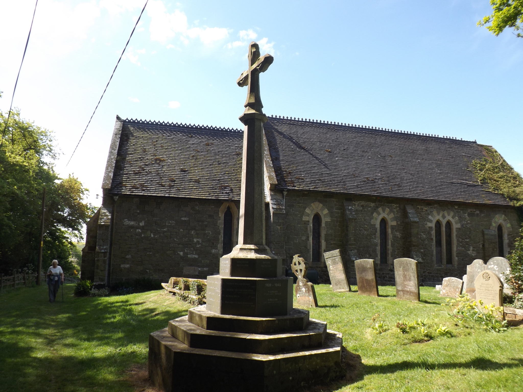 Hagworthingham Cross - War Memorials Online